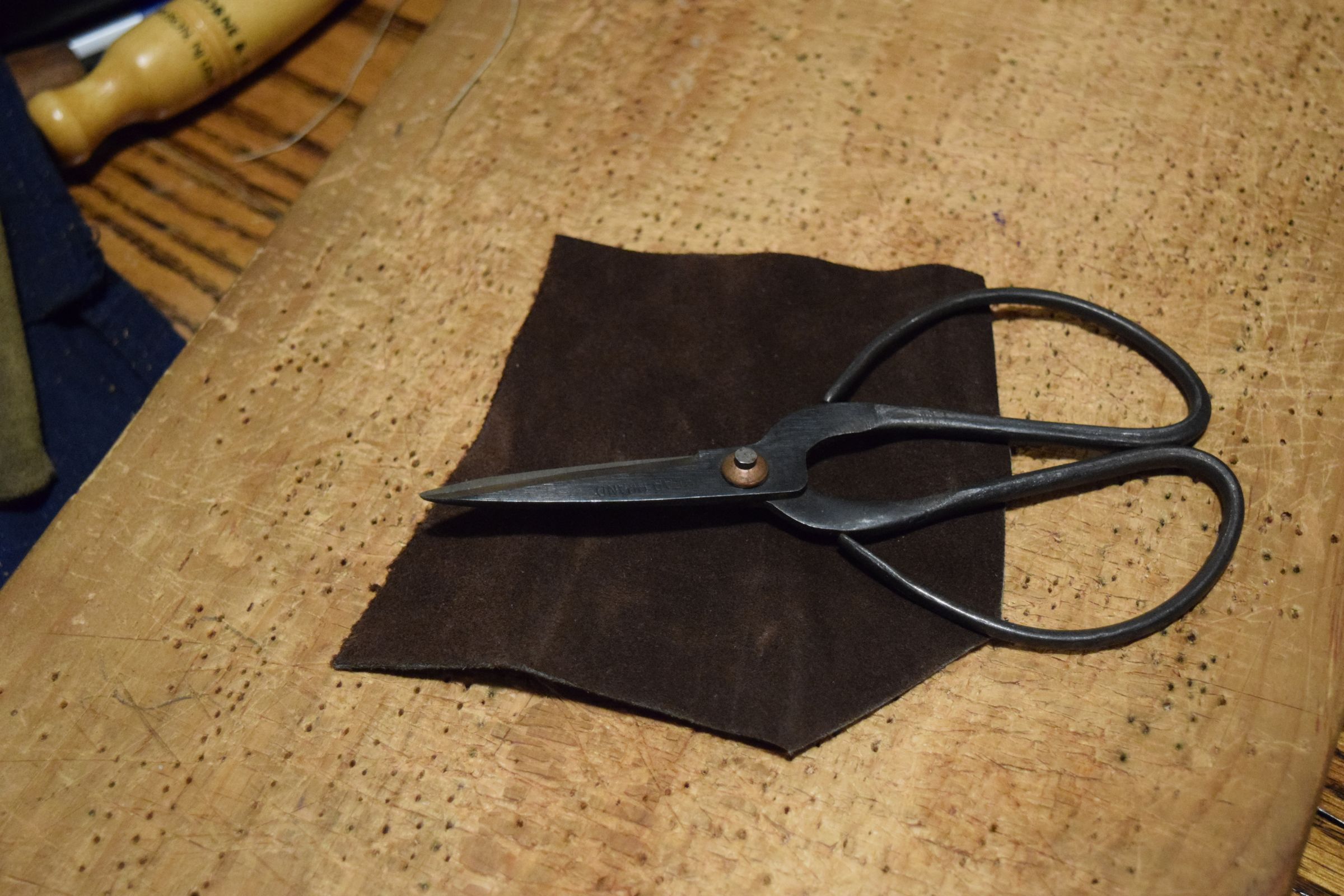 Simple Leather Project From Scraps : 8 Steps (with Pictures ...