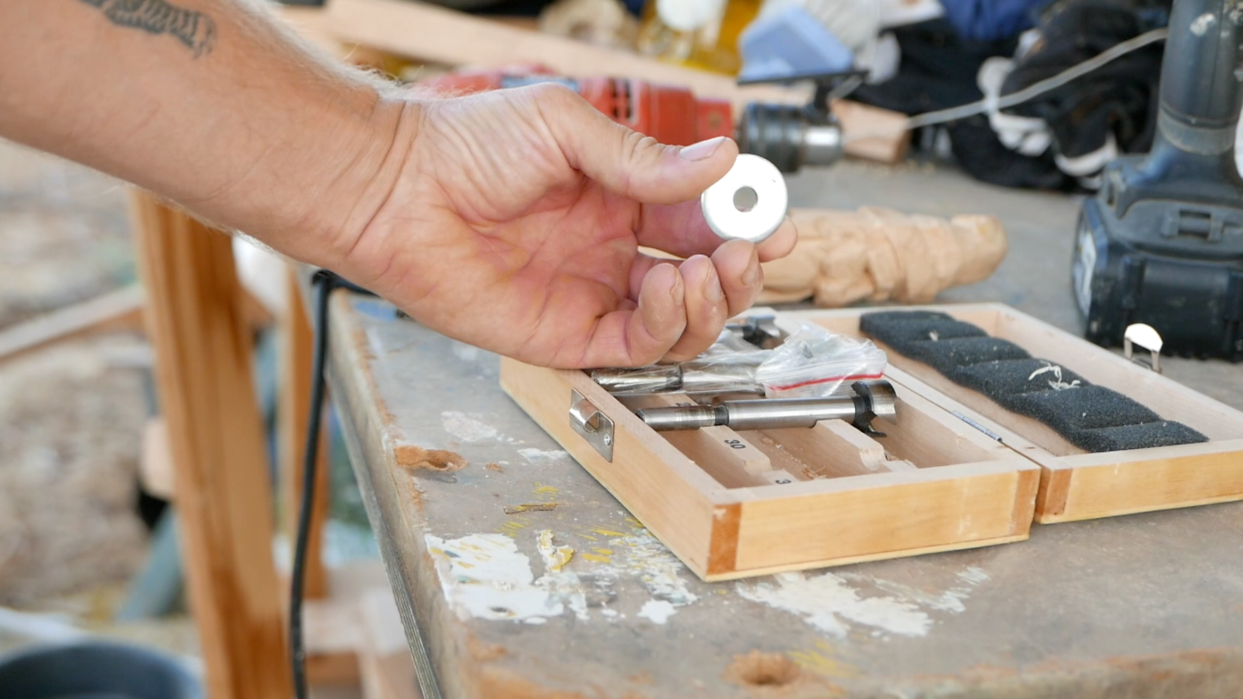 Easy Way to Hang Odd-shaped Objects on a Wall : 3 Steps (with Pictures ...