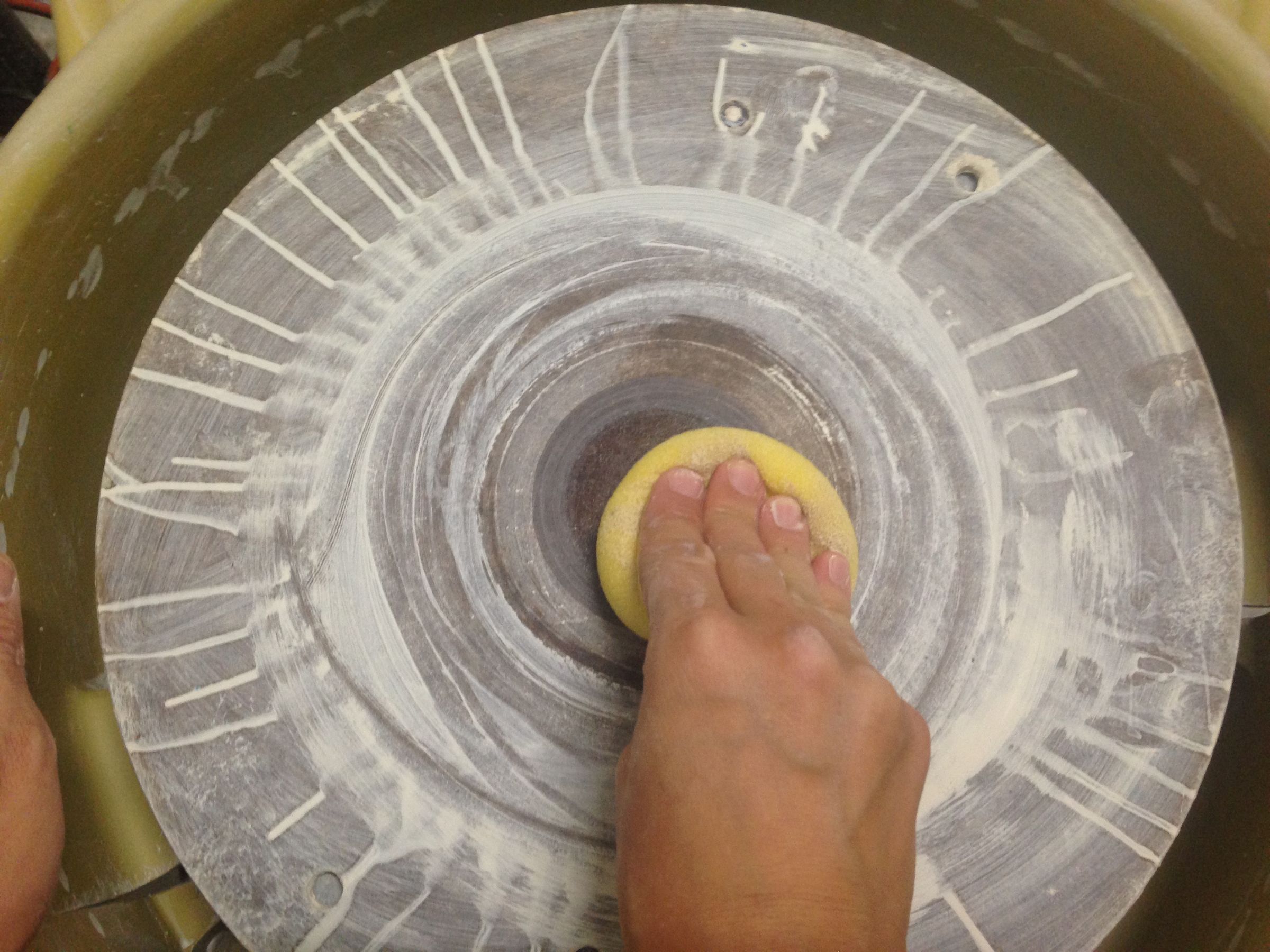 Throwing a Pot 101 : 14 Steps (with Pictures) - Instructables