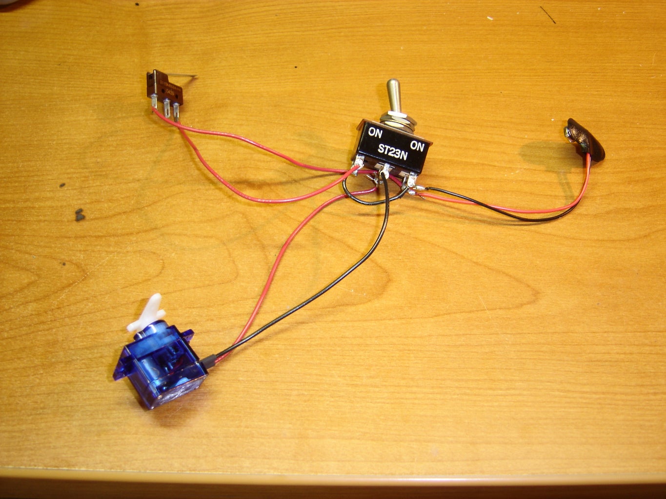 Another Useless Machine Aka Iuseless Instructables 0425