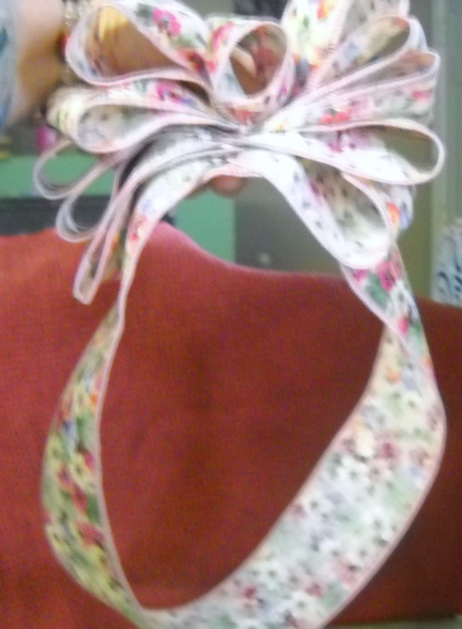 How to Tie a Florist Bow : 12 Steps (with Pictures) - Instructables