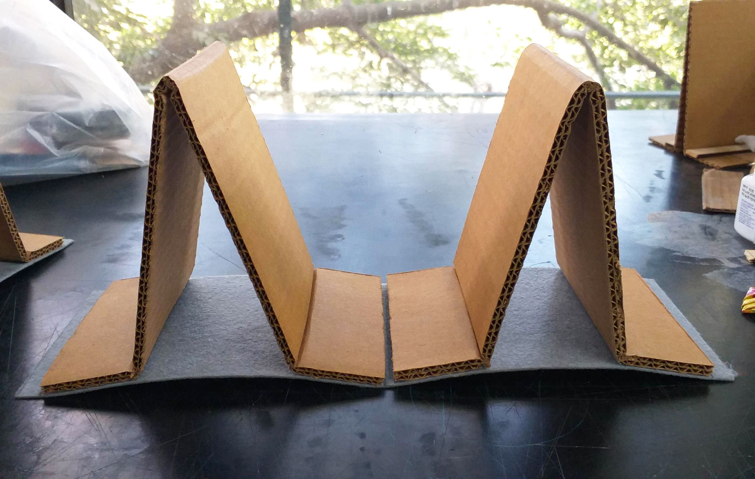 Cardboard Book Stand : 8 Steps (with Pictures) - Instructables