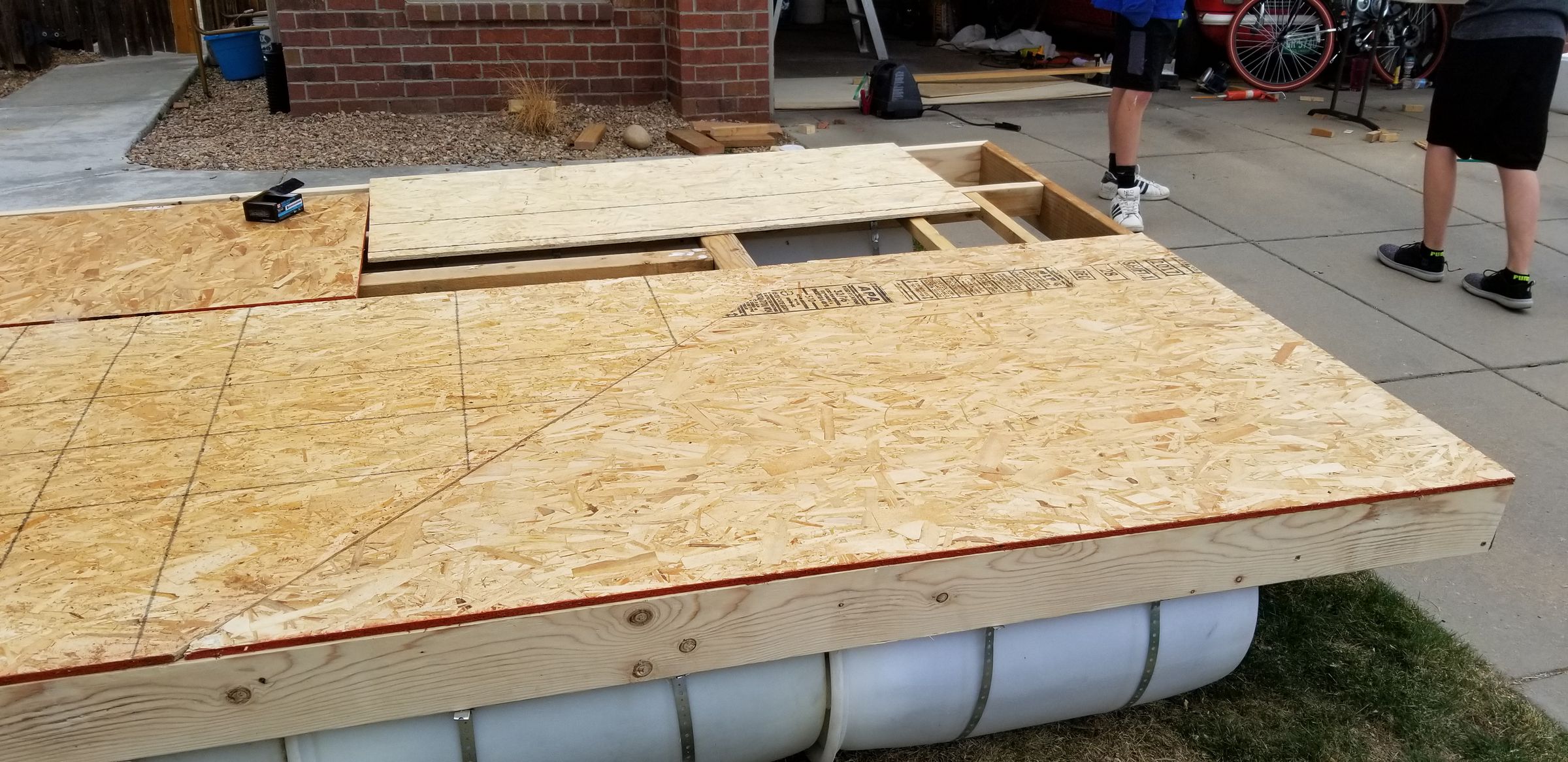 Homemade Pontoon Boat : 8 Steps (with Pictures) - Instructables