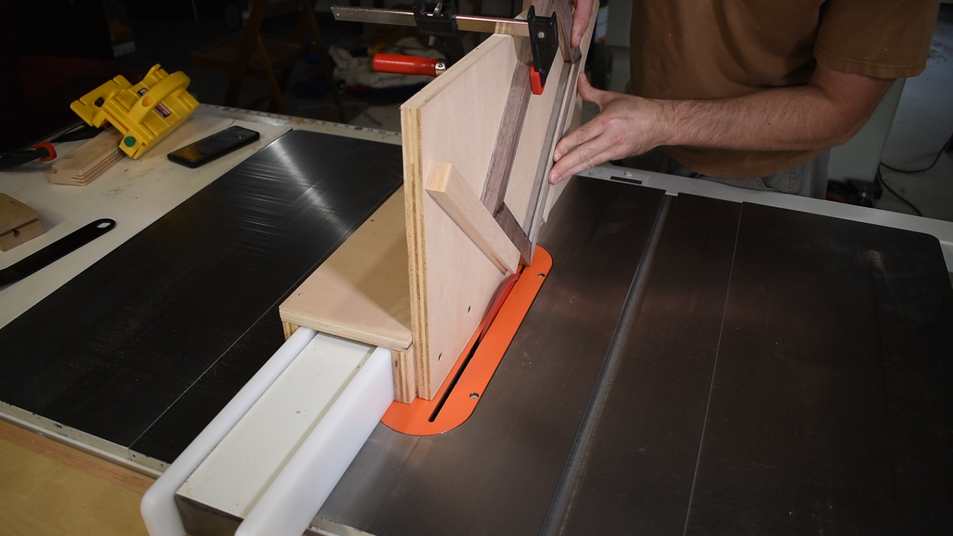 Comic Book Display Cabinet : 15 Steps (with Pictures) - Instructables