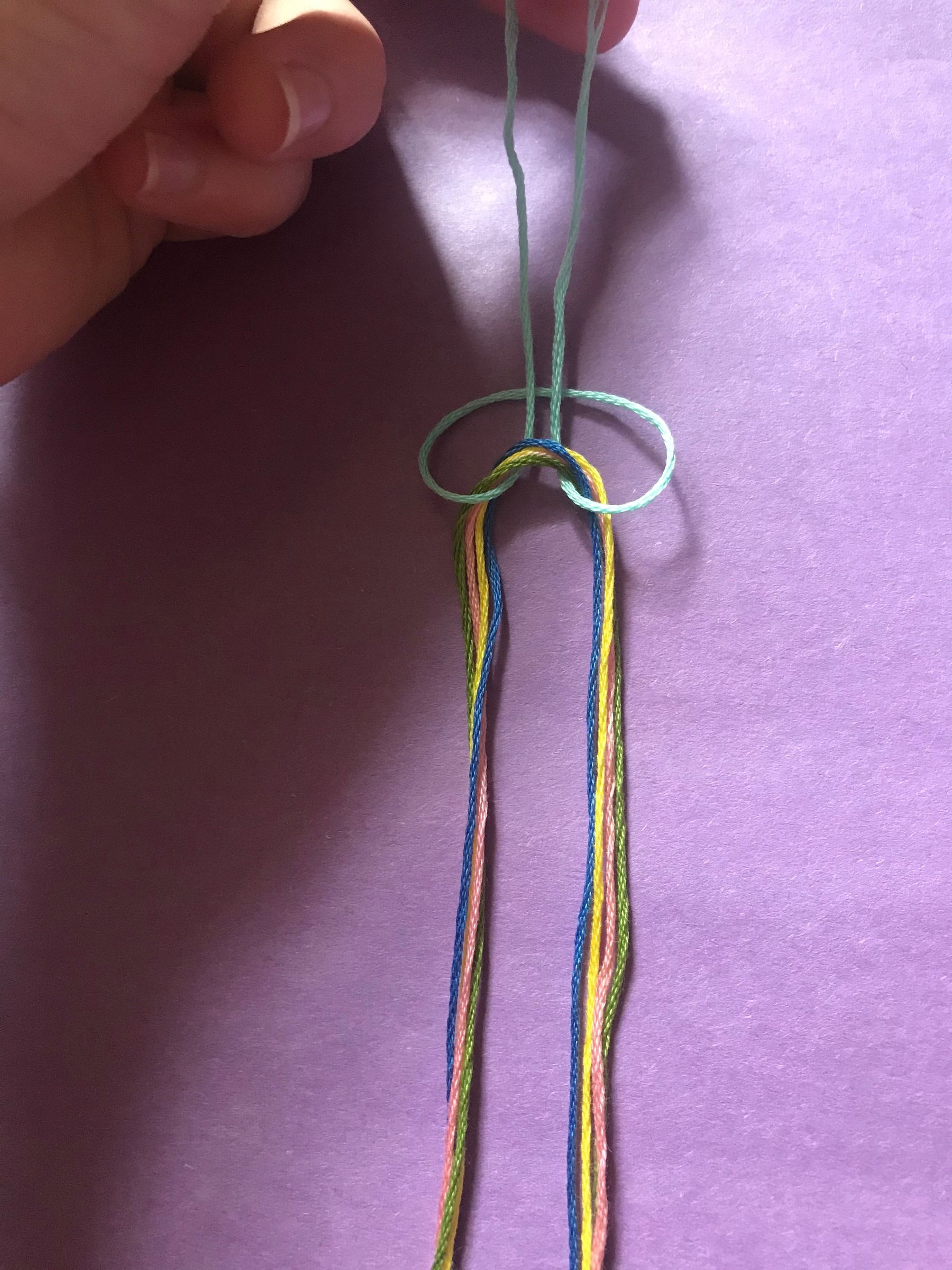 Friendship Bracelet With Teardrop Loop and Triangle Ending : 7 Steps - Instructables