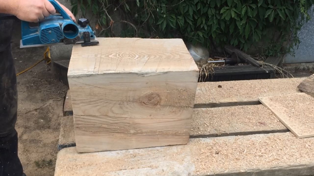 Twisted Stool / End Table : 14 Steps (with Pictures) - Instructables