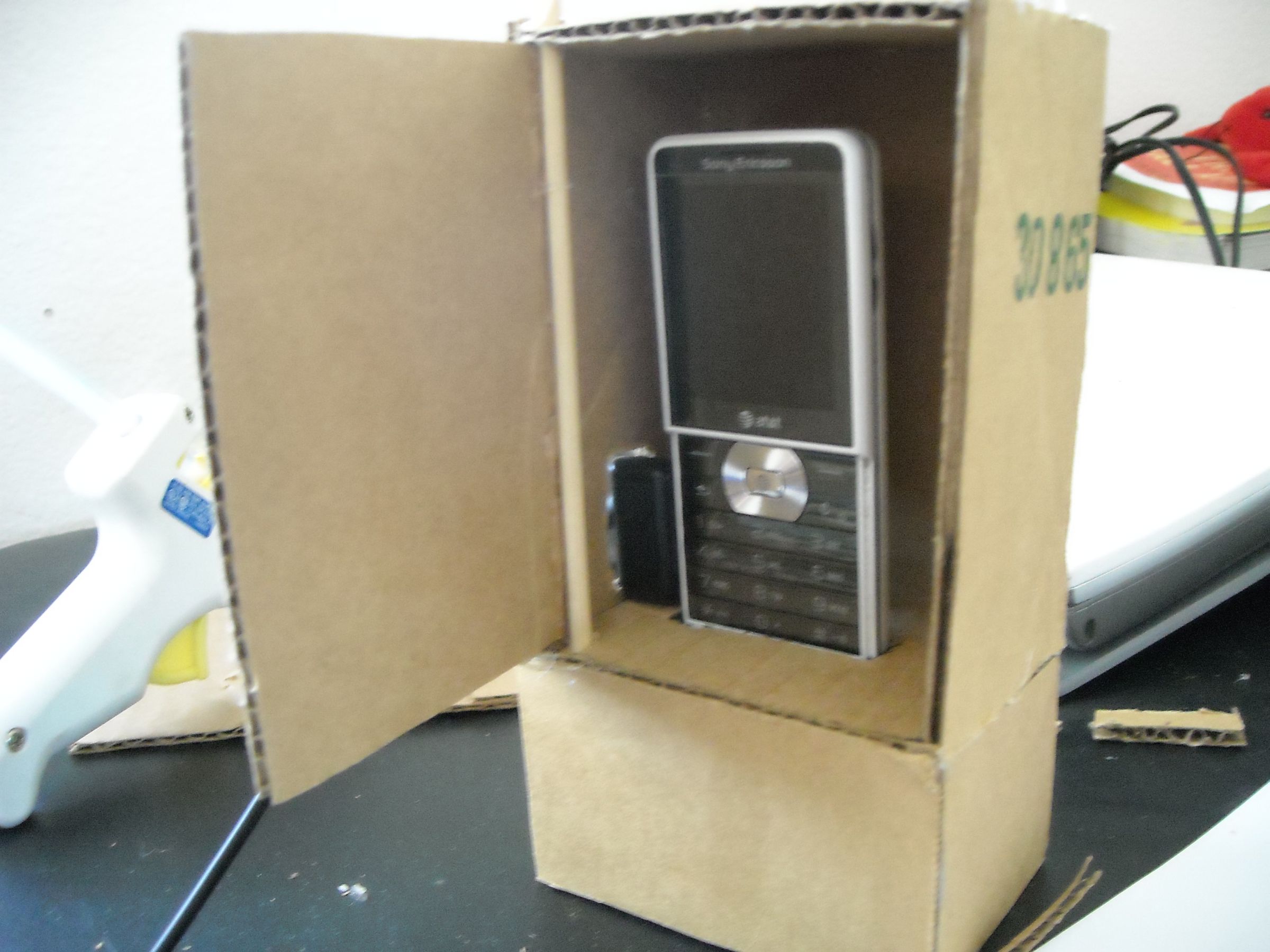 Cardboard Phone Holder : 6 Steps - Instructables
