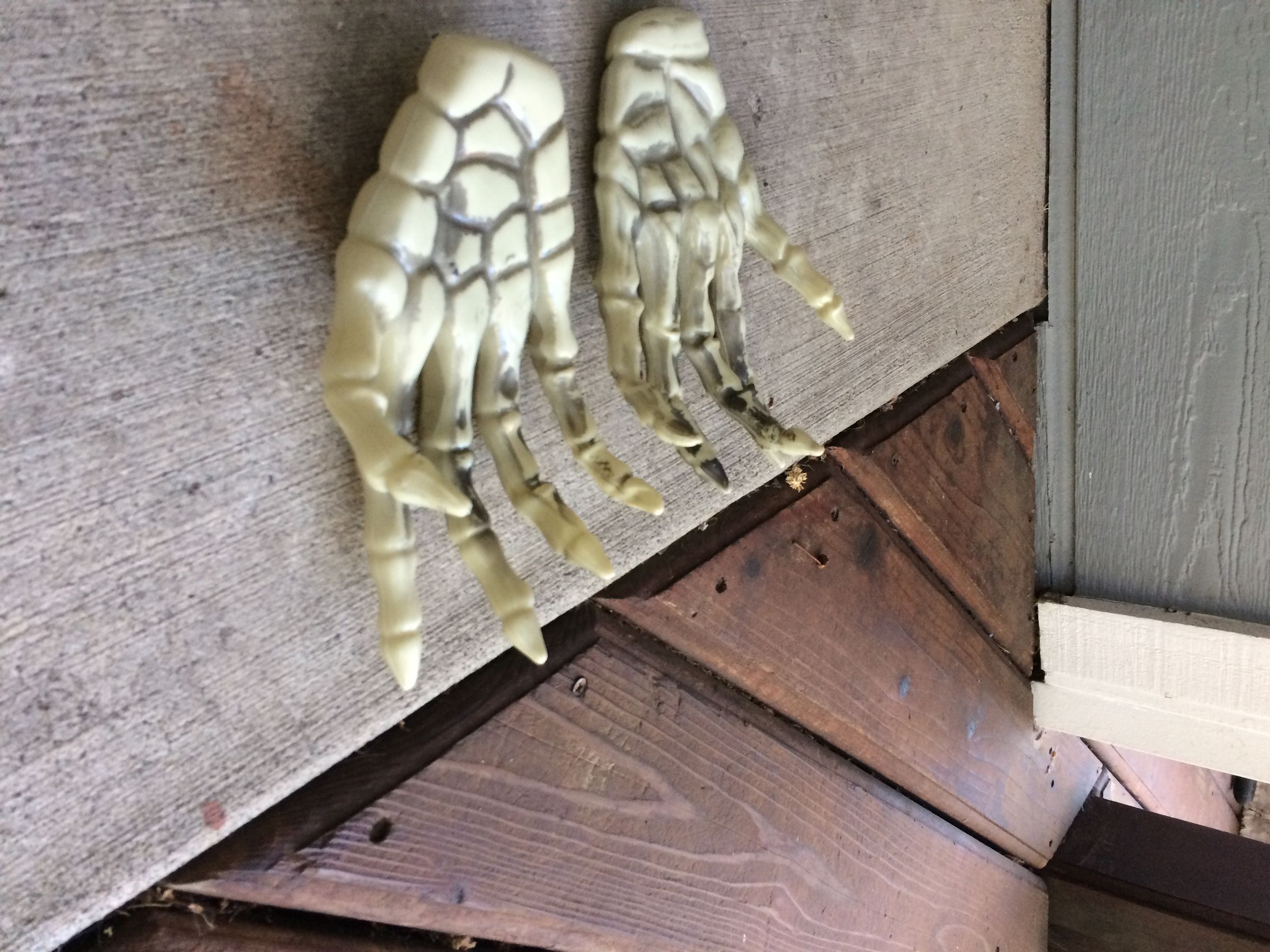 Quick and Spooky: Improving Dollar Store Skeleton Hands With a Heat Gun ...