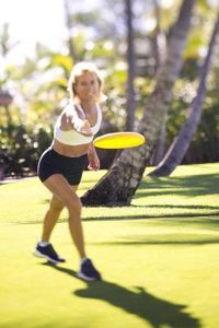 How to Throw a Frisbee (Backhand) : 3 Steps - Instructables