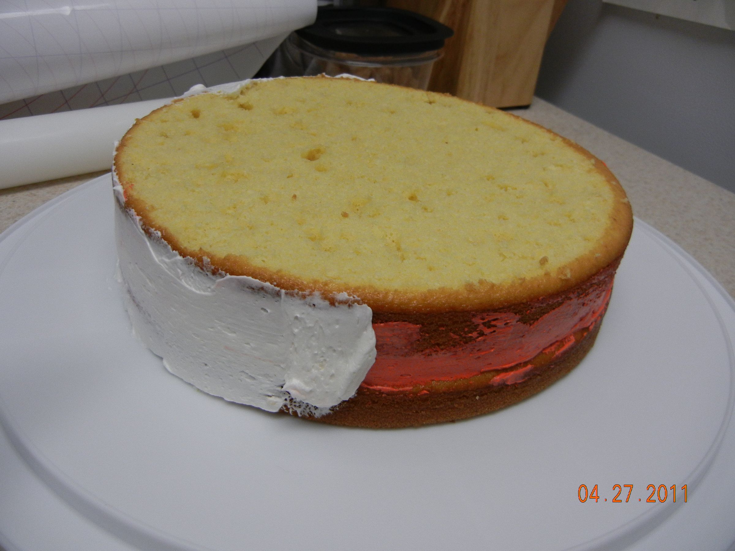 Basic Fondant Cake : 5 Steps (with Pictures) - Instructables