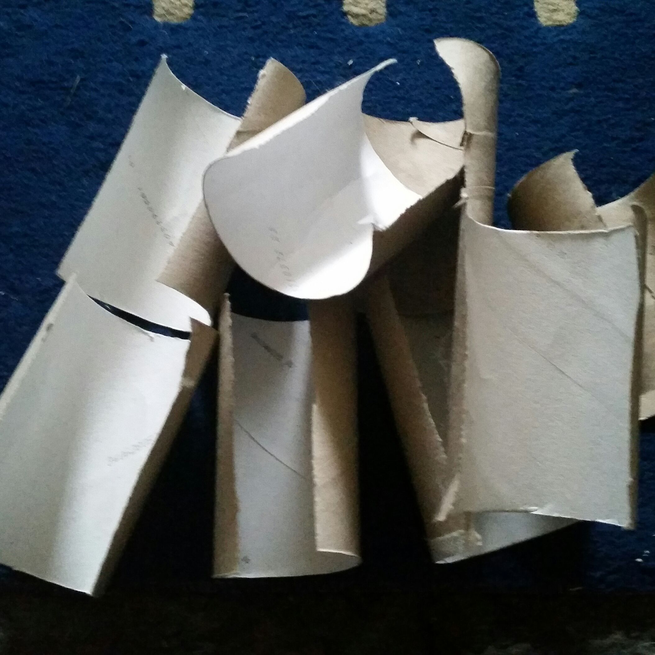 Recycle Cardboard Tubes for Fire Logs : 9 Steps (with Pictures ...