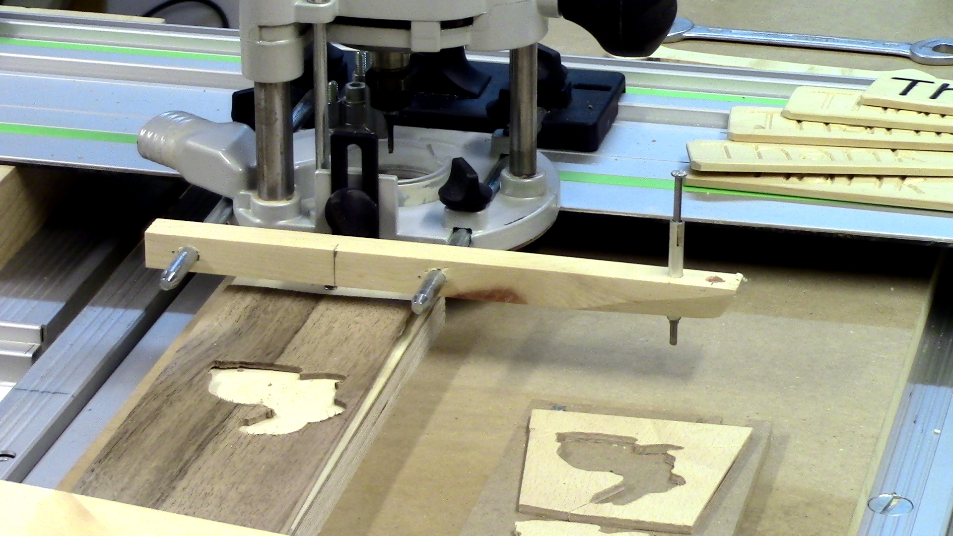 Make a Router Copy Carver in 5 Minutes : 8 Steps (with Pictures ...