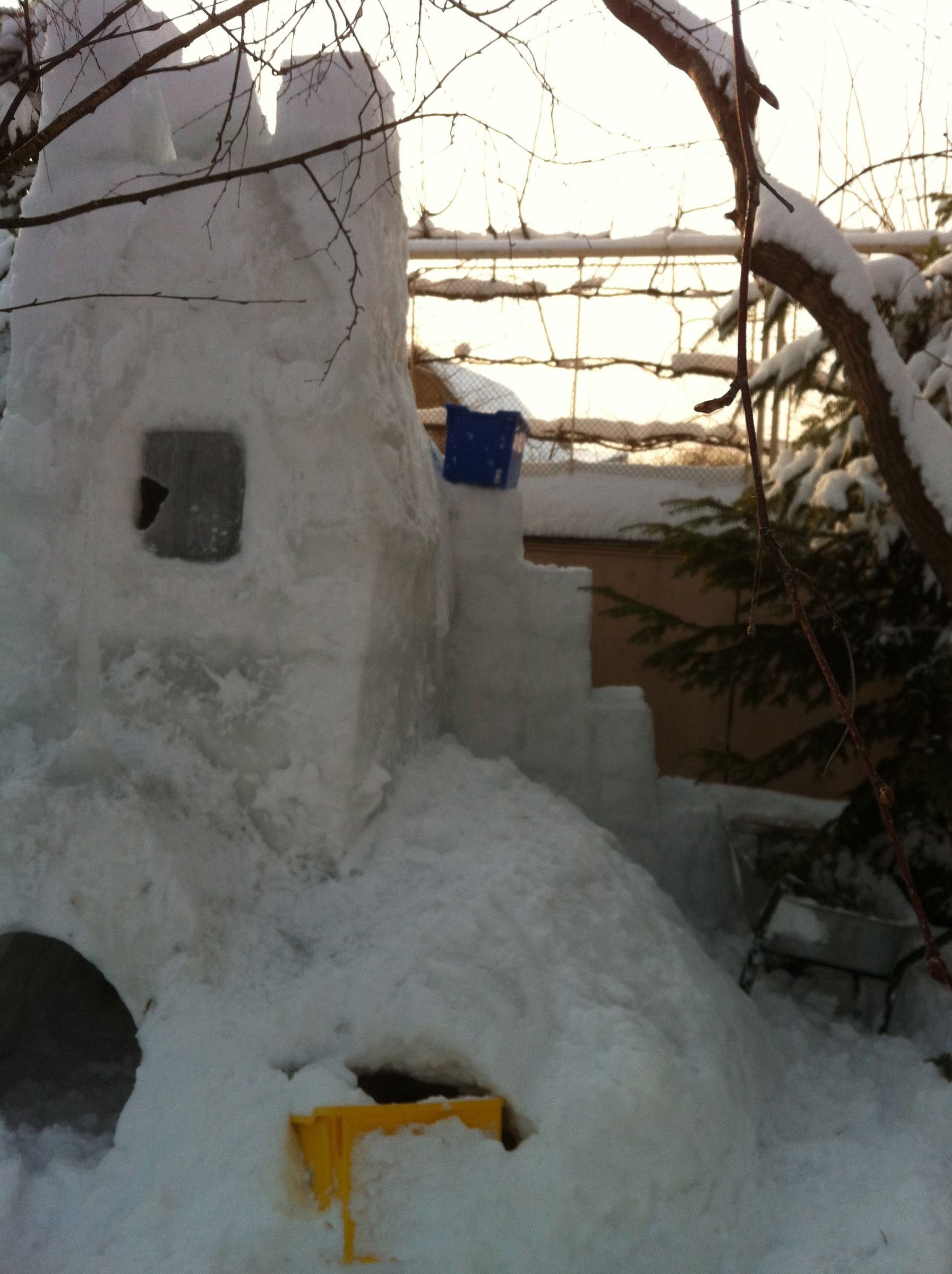 How to Make the Massive 3 Floor Snow Fort. : 9 Steps (with Pictures ...