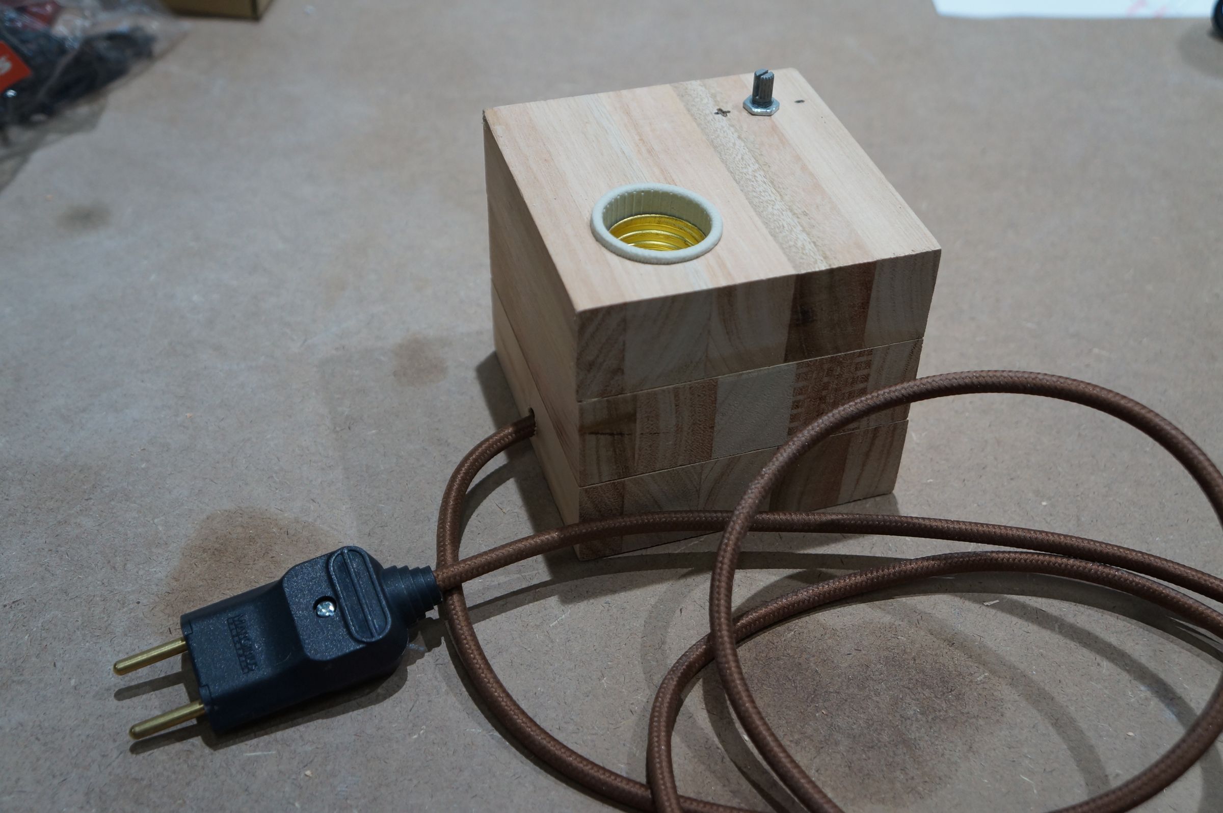 Wood Desk Lamp Dimmable : 9 Steps (with Pictures) - Instructables