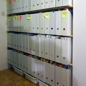 The BOOKSHELF : 5 Steps (with Pictures) - Instructables