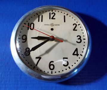 Adapt a Vintage Electric Wall Clock to a Battery Powered Movement Using ...