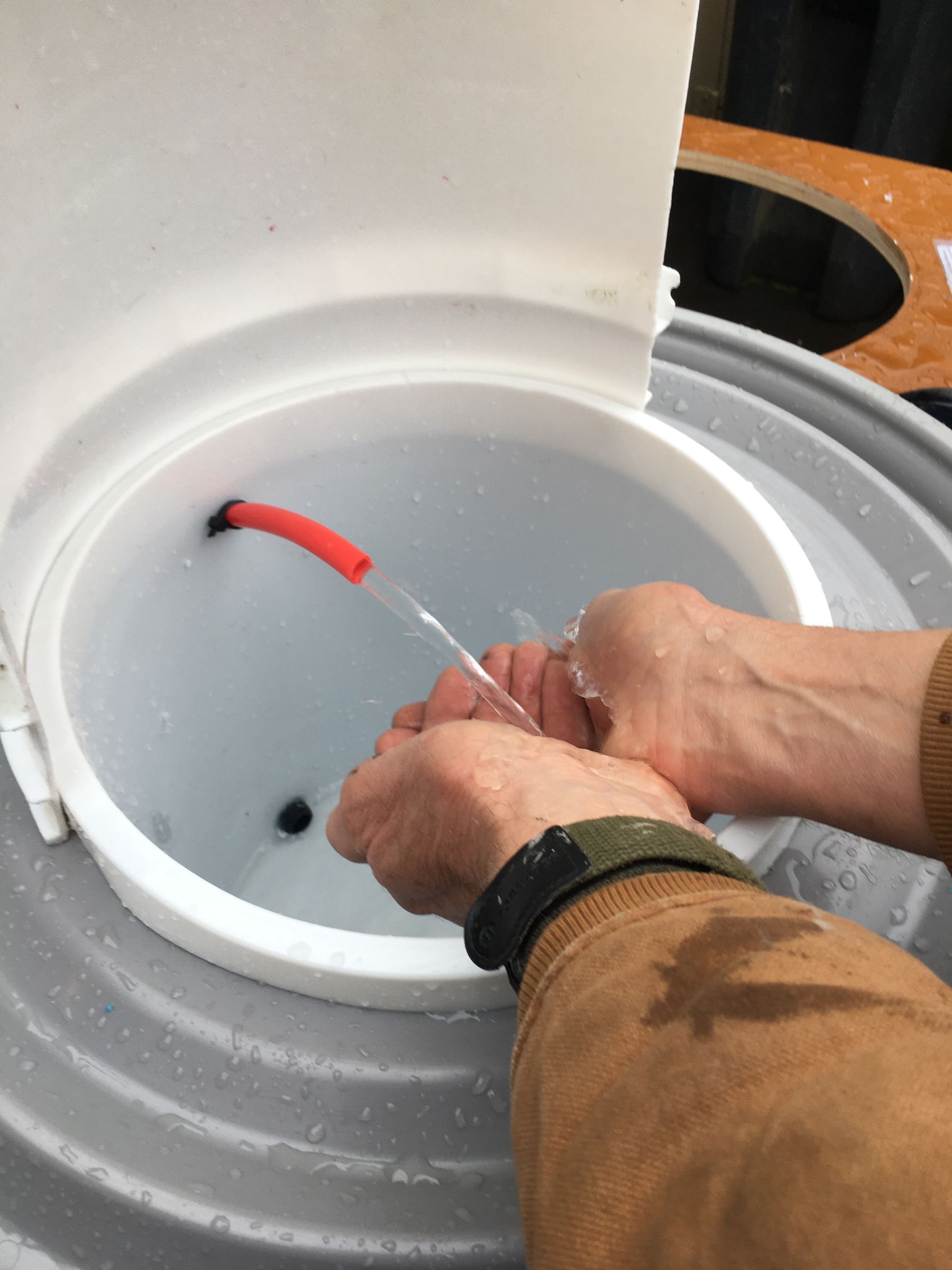 How to Build a Portable Hand Washing Station : 33 Steps (with Pictures ...