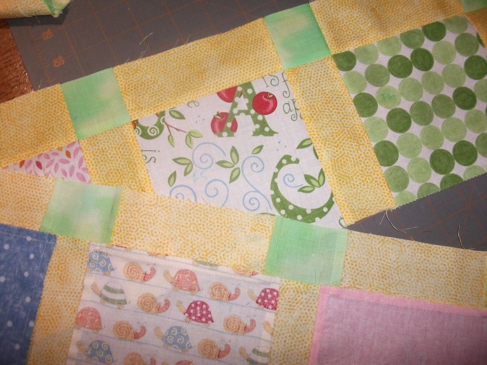 Charm Pack Baby Quilt : 12 Steps (with Pictures) - Instructables