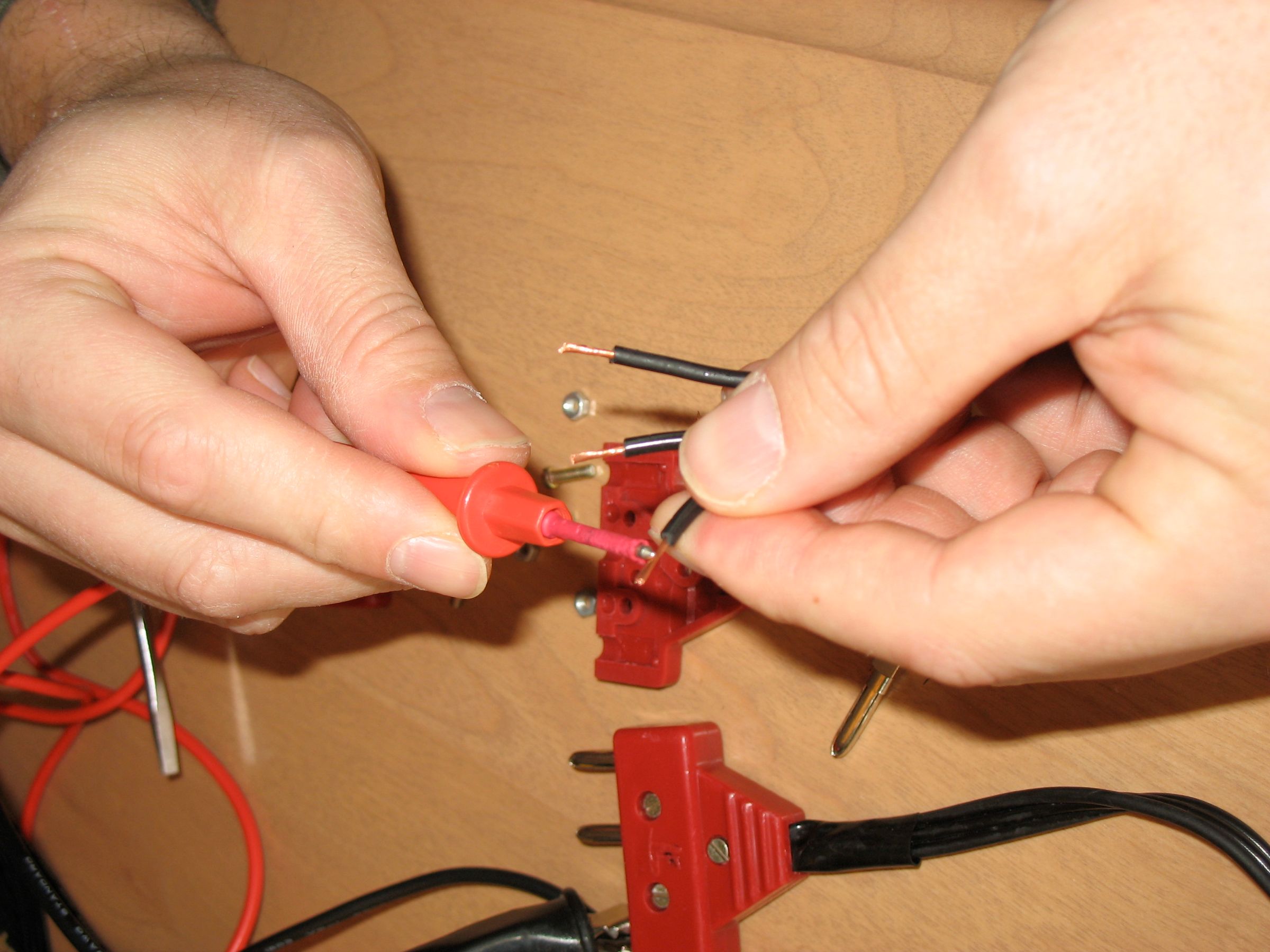 Testing and Repairing an Epee Bodycord : 9 Steps (with Pictures ...