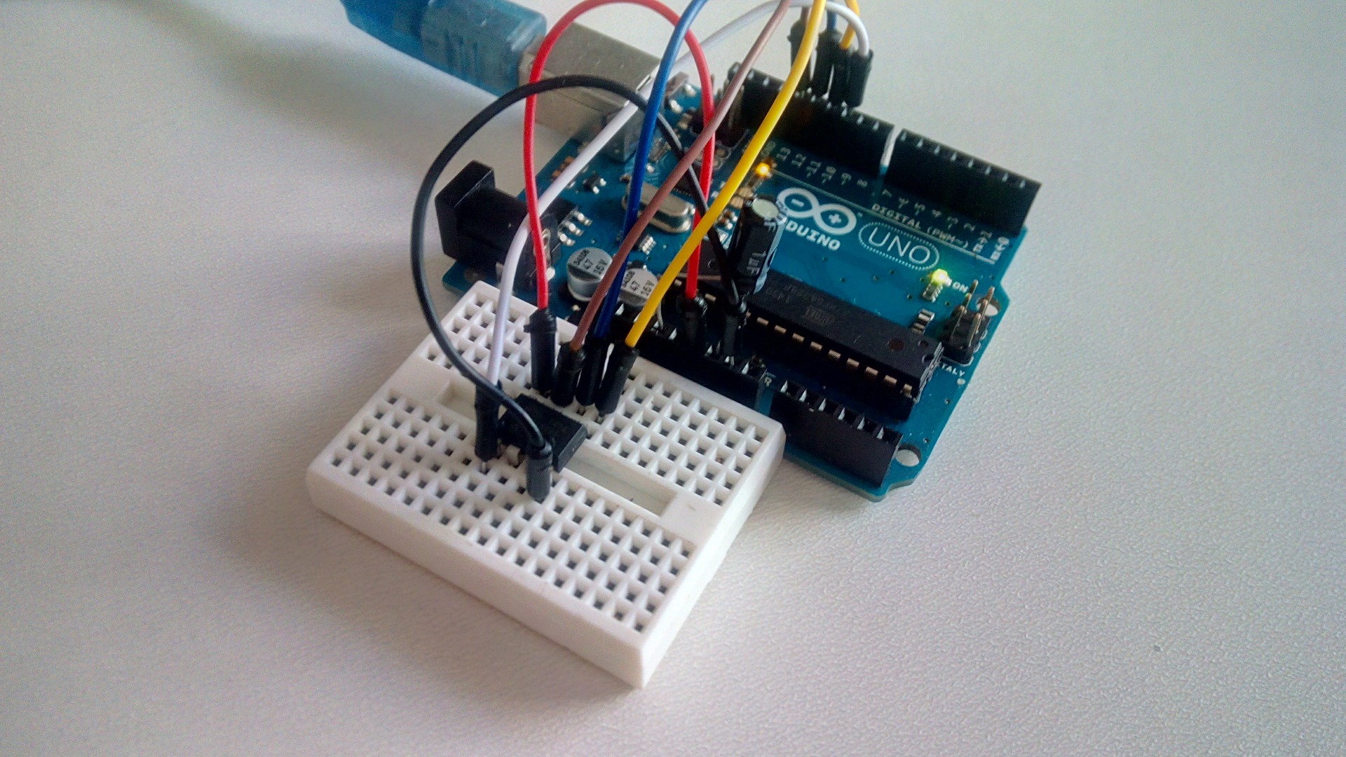 How to Program the ATtiny85 With the Arduino Uno Board : 6 Steps (with ...
