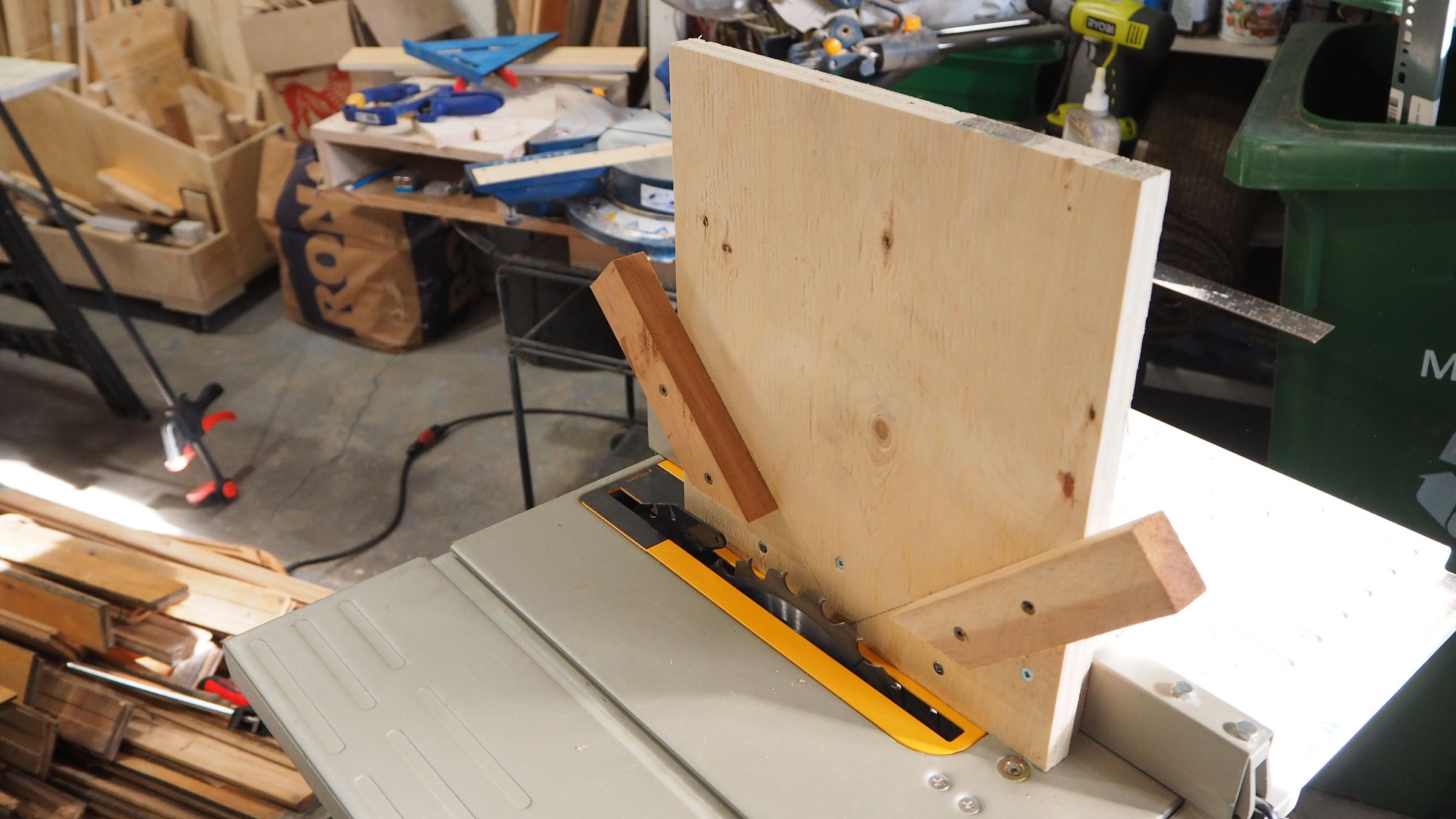 Make a Simple Spline Jig : 4 Steps (with Pictures) - Instructables