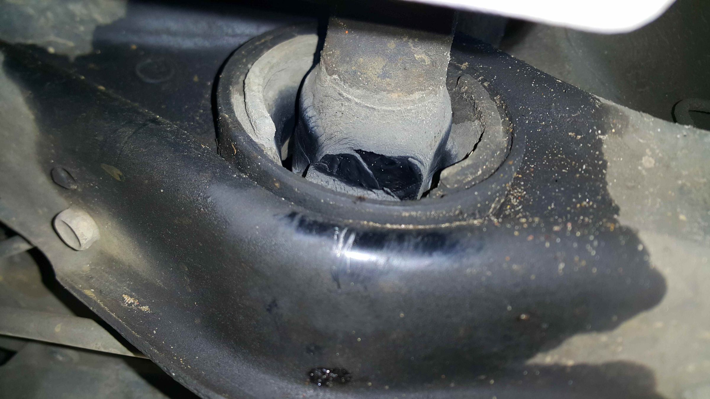 Replacing Trailing Arm Bushings on My Honda Civic! : 4 Steps ...