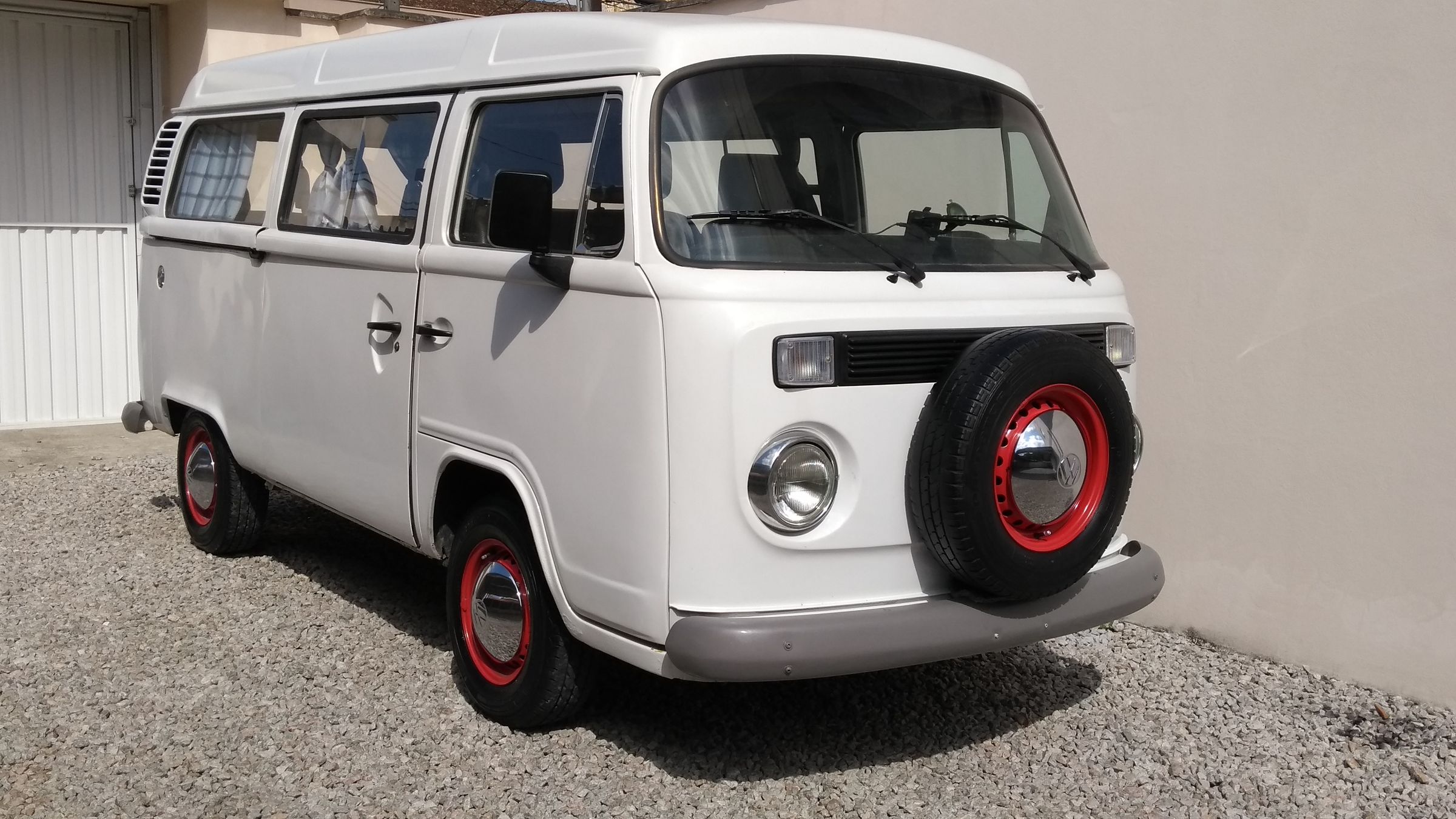SPARE TIRE MOUNT BACK ON THE NOSE OF VW BUS : 7 Steps (with Pictures ...