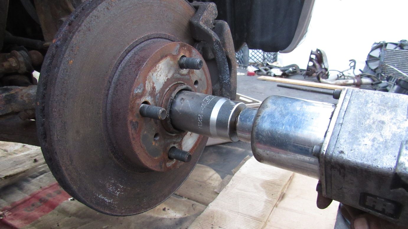 How to Remove a Car Engine : 6 Steps (with Pictures) - Instructables