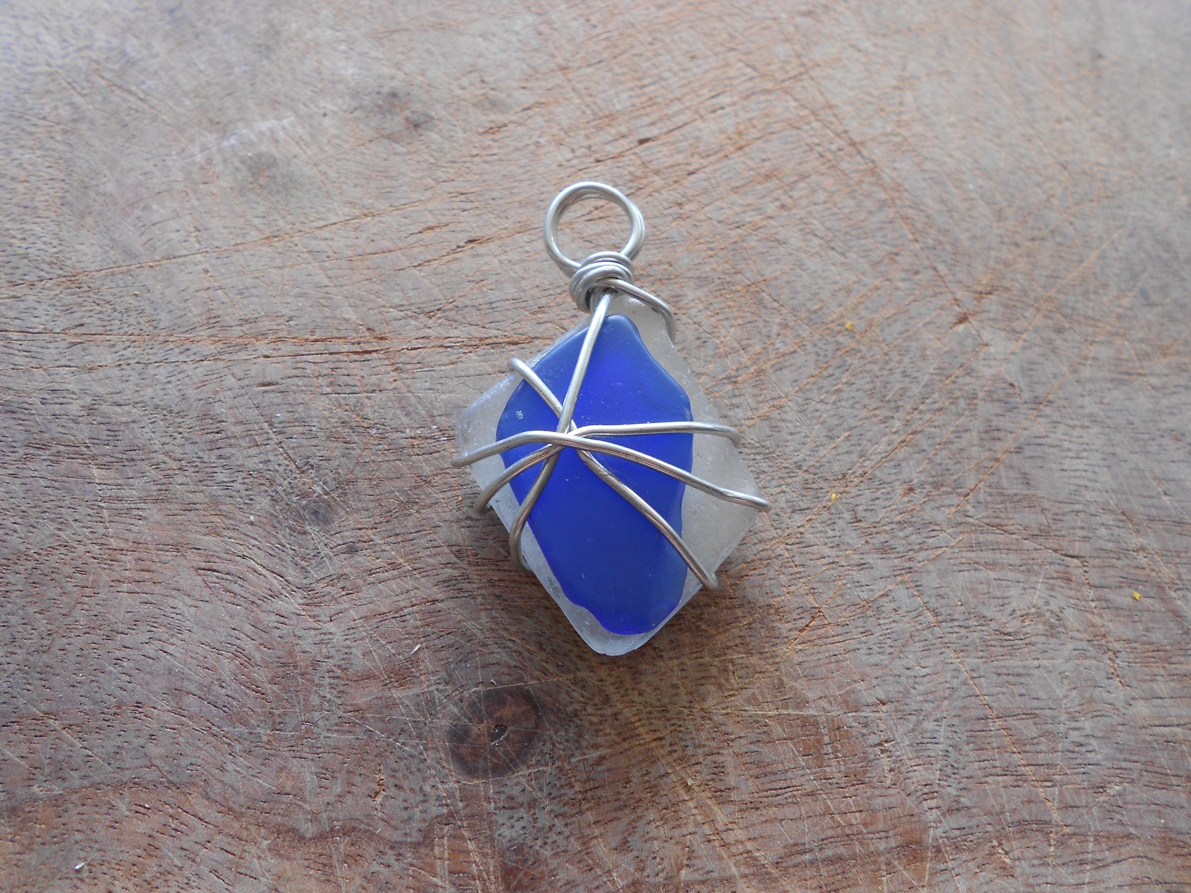 Wire Wrapped Pendants, the Easy Way : 10 Steps (with Pictures ...