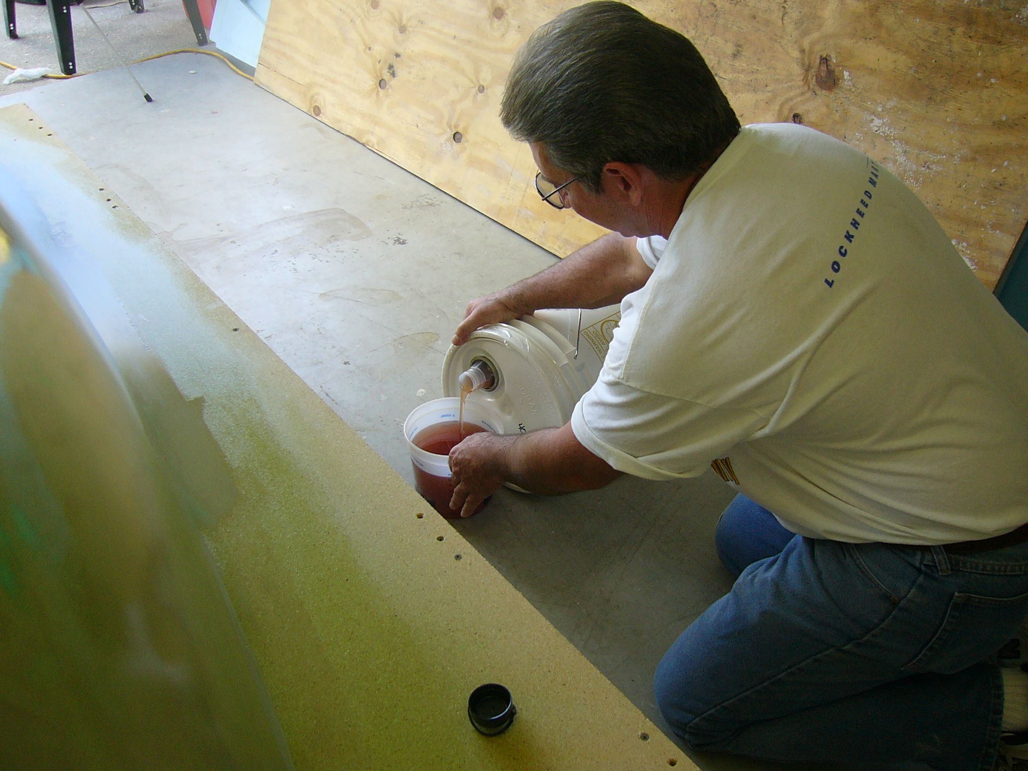 [Video] Mixing Polyester Resin : 4 Steps (with Pictures) - Instructables