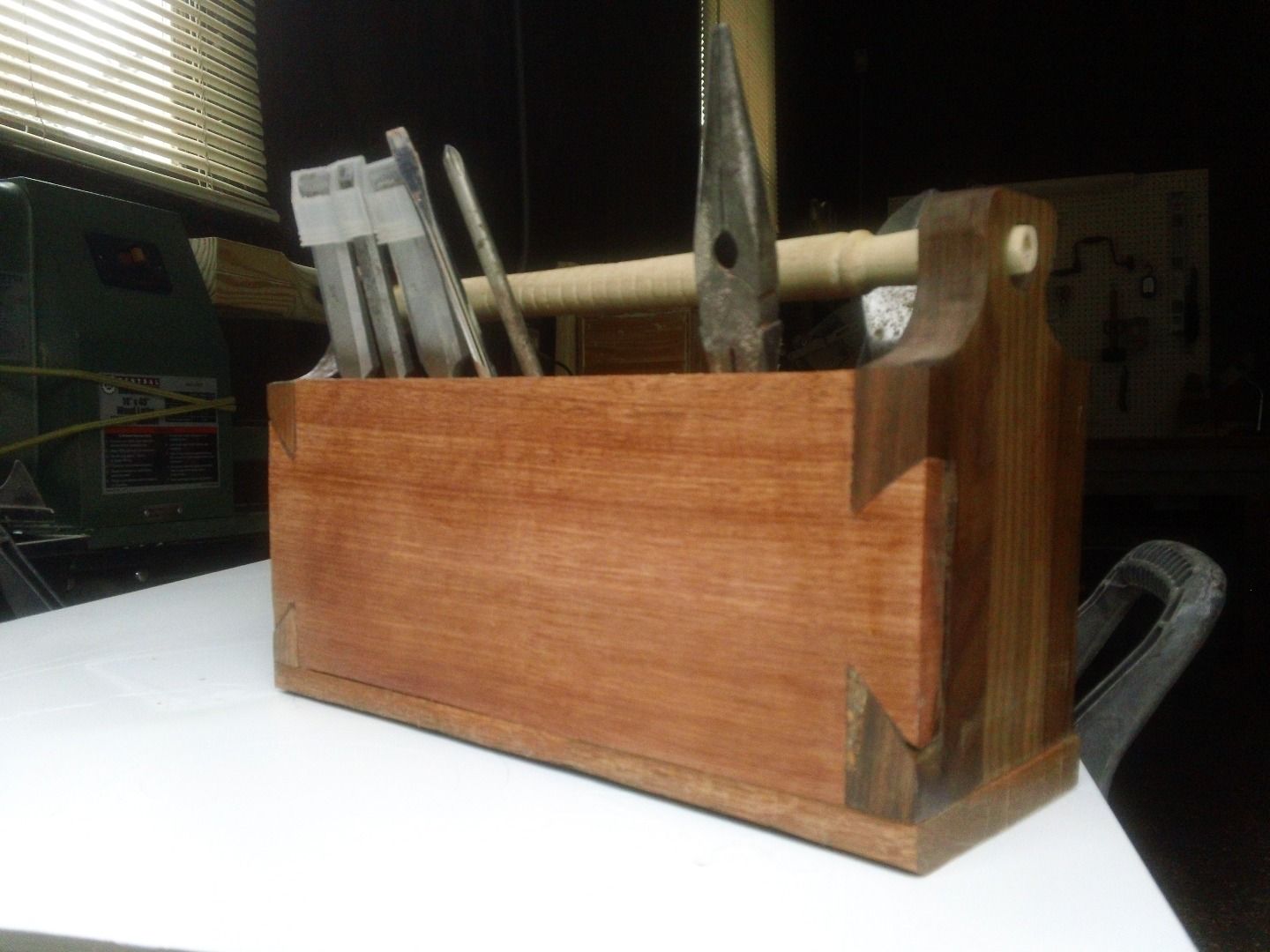 Super Simple Dovetail Tool Box : 3 Steps (with Pictures) - Instructables