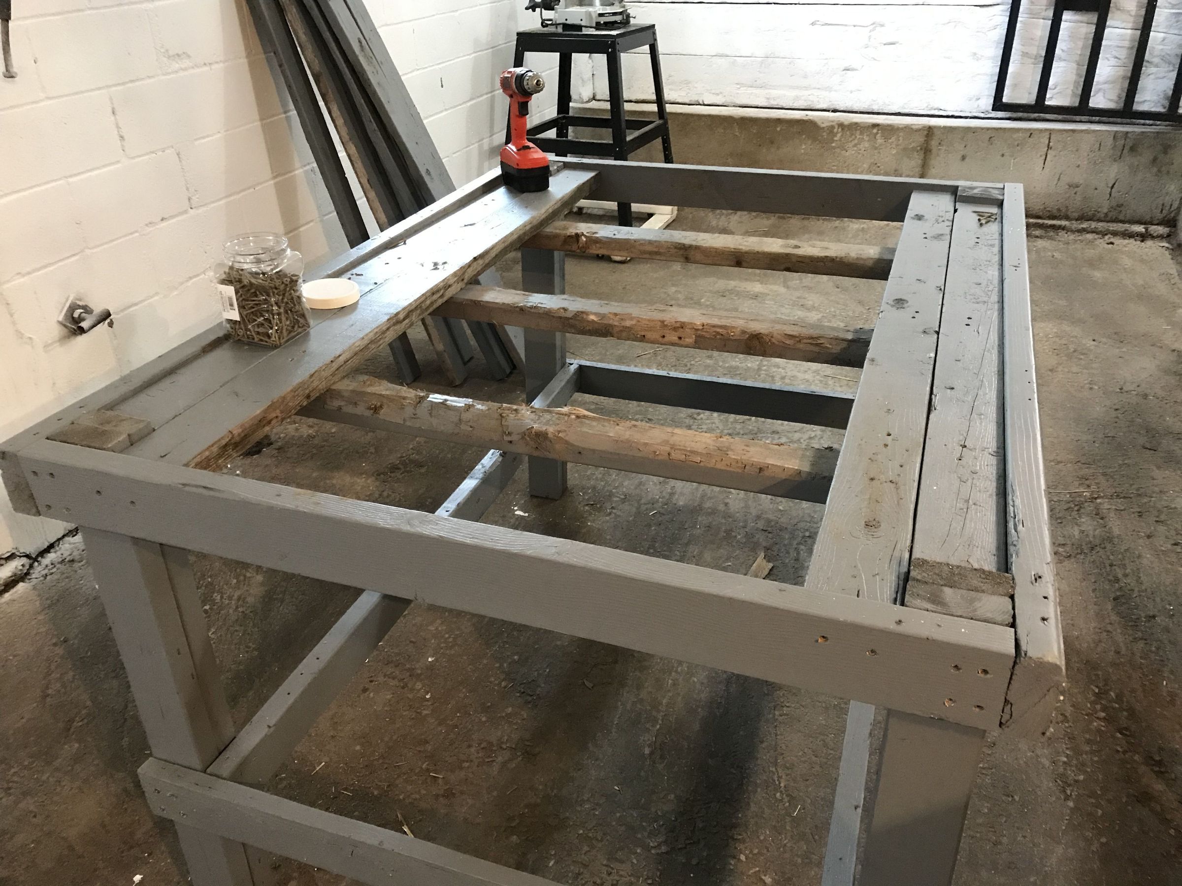 Building a Workbench Out of Pallets : 5 Steps (with Pictures) - Instructables