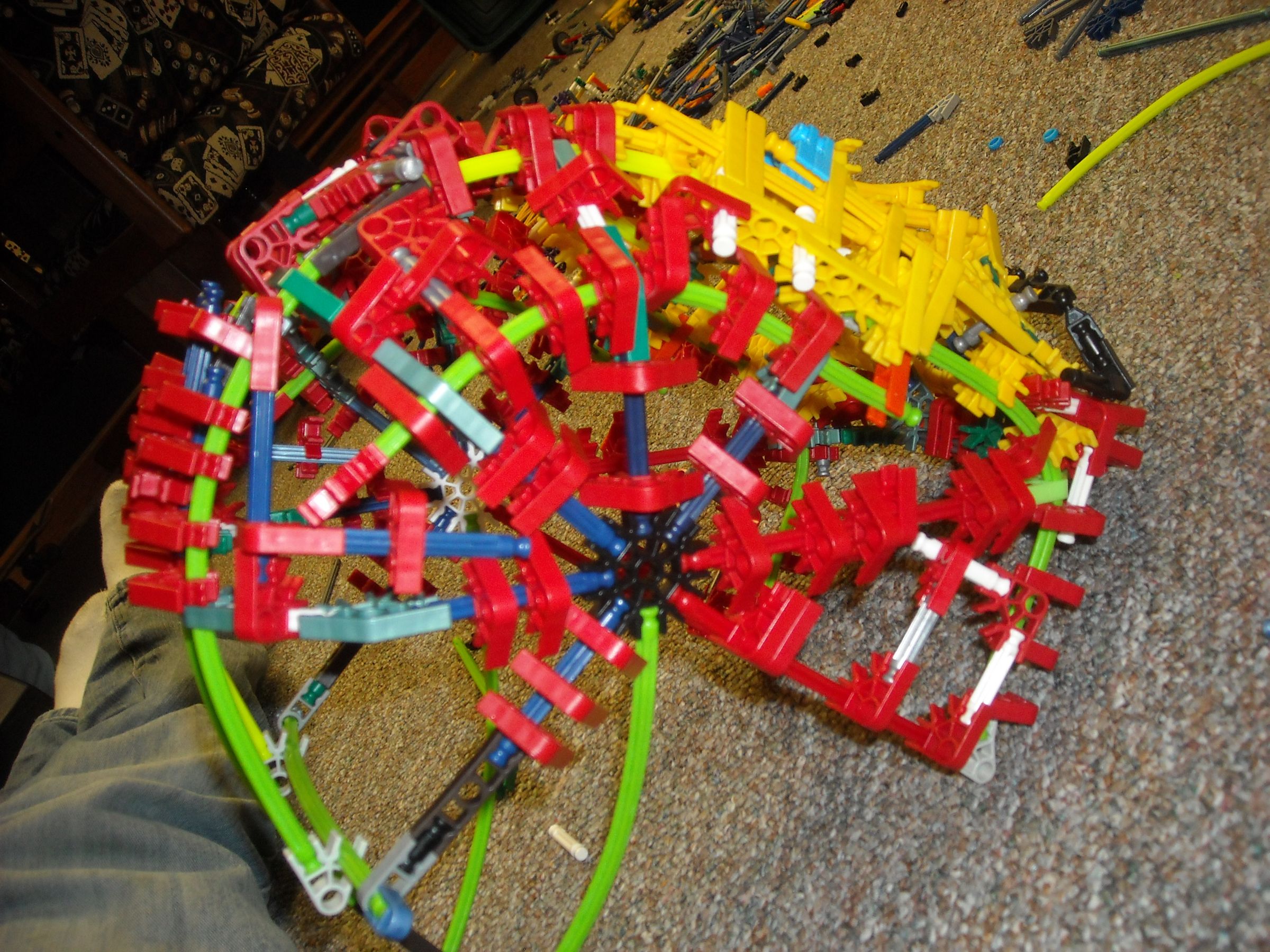 Knex Iron Man Suit and Helmet : 5 Steps - Instructables