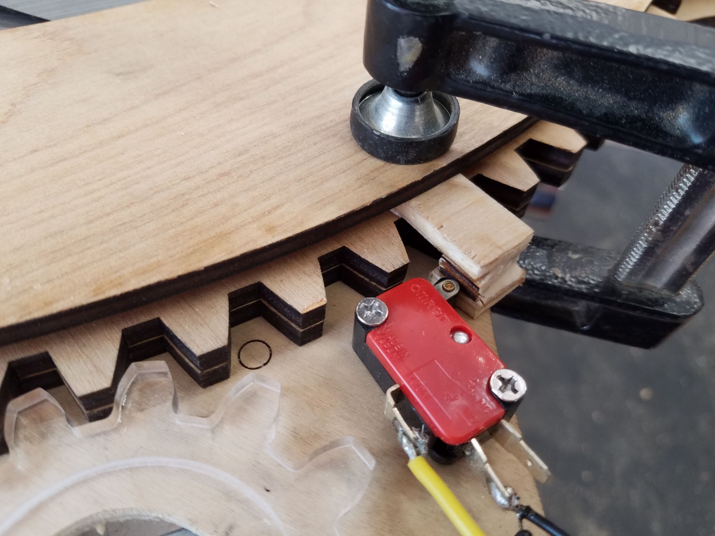 Mechanical Iris Door : 12 Steps (with Pictures) - Instructables