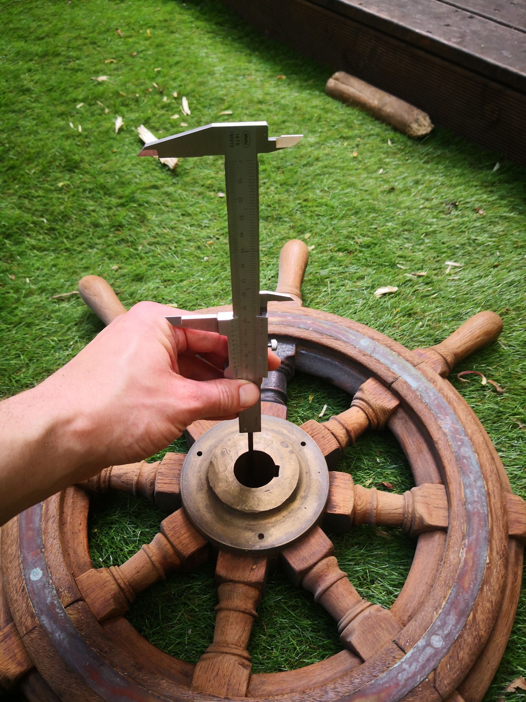 How to Wall Mount a Ship Wheel & Make It Spin! : 5 Steps (with Pictures ...