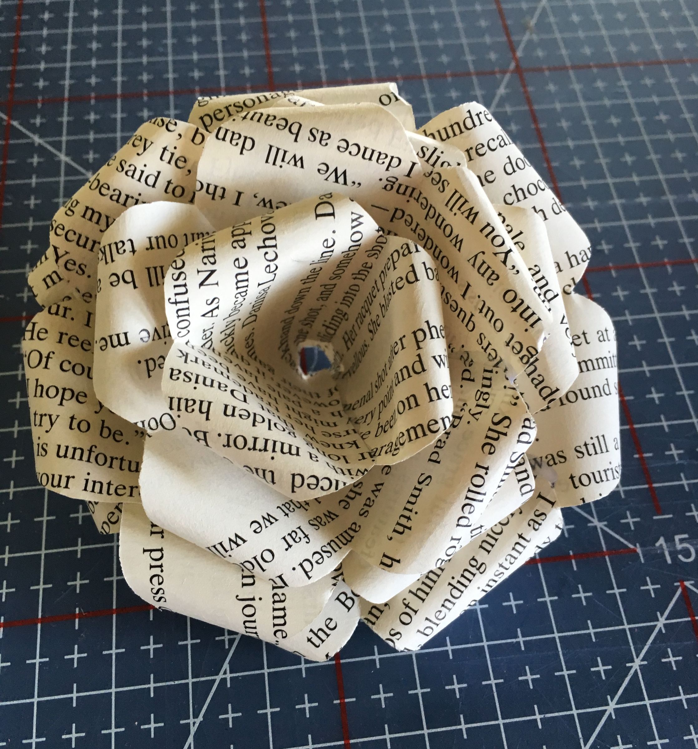 Book Page Roses : 5 Steps (with Pictures) - Instructables