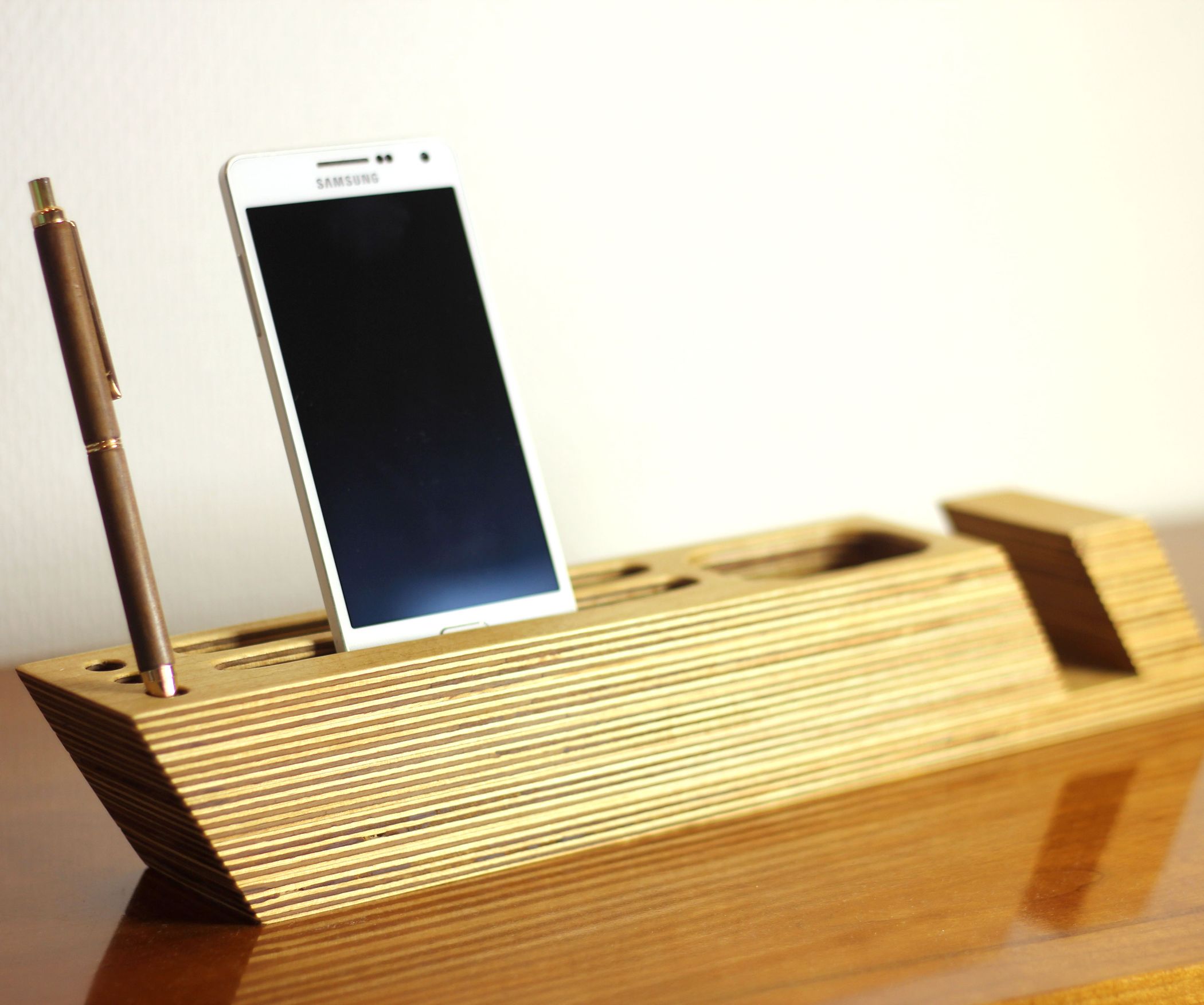 Table Organizer Inspired by Scandinavian Design : 5 Steps (with ...