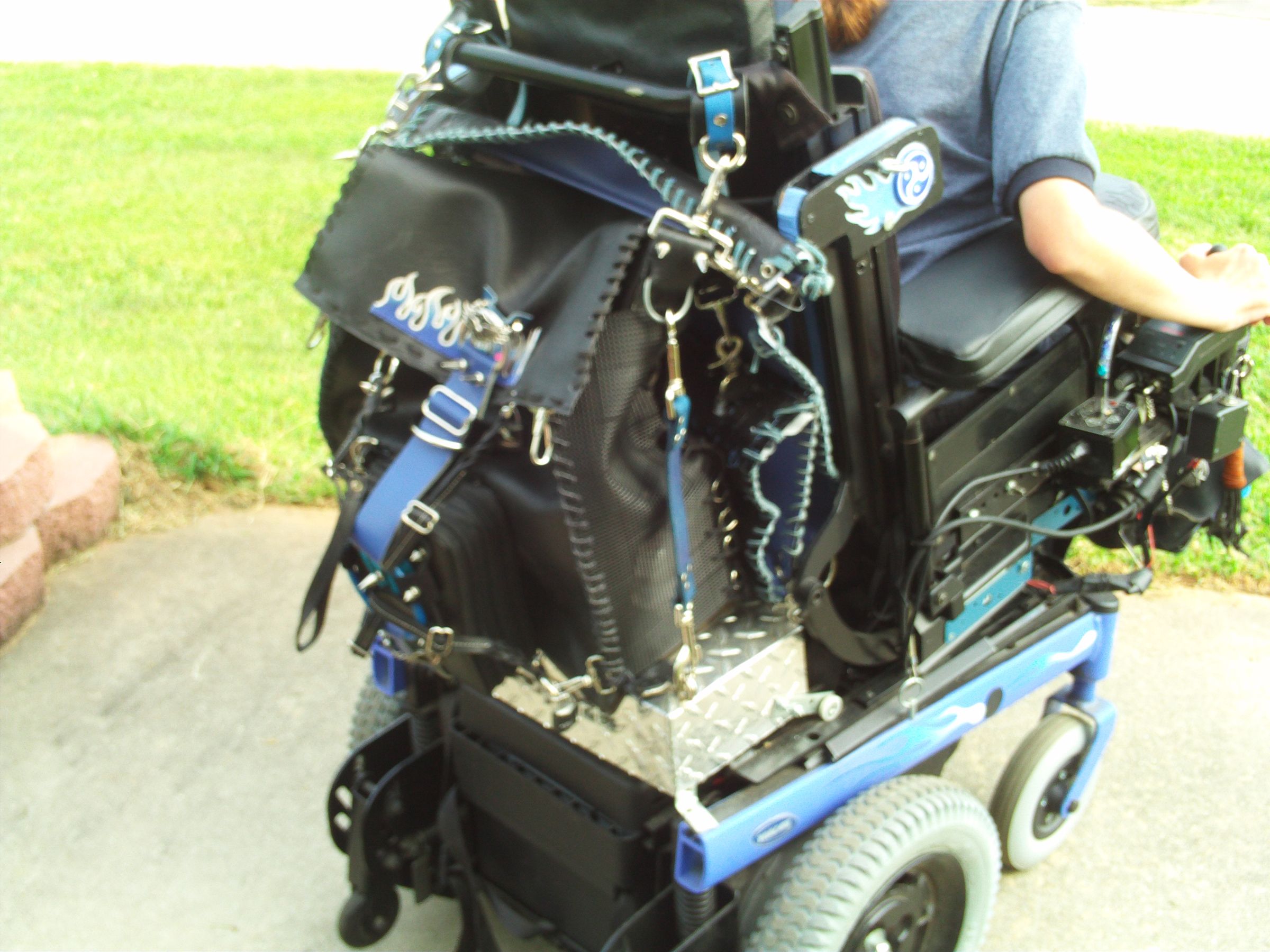 Convertible Roof for Hot-Rod Wheelchair : 8 Steps - Instructables