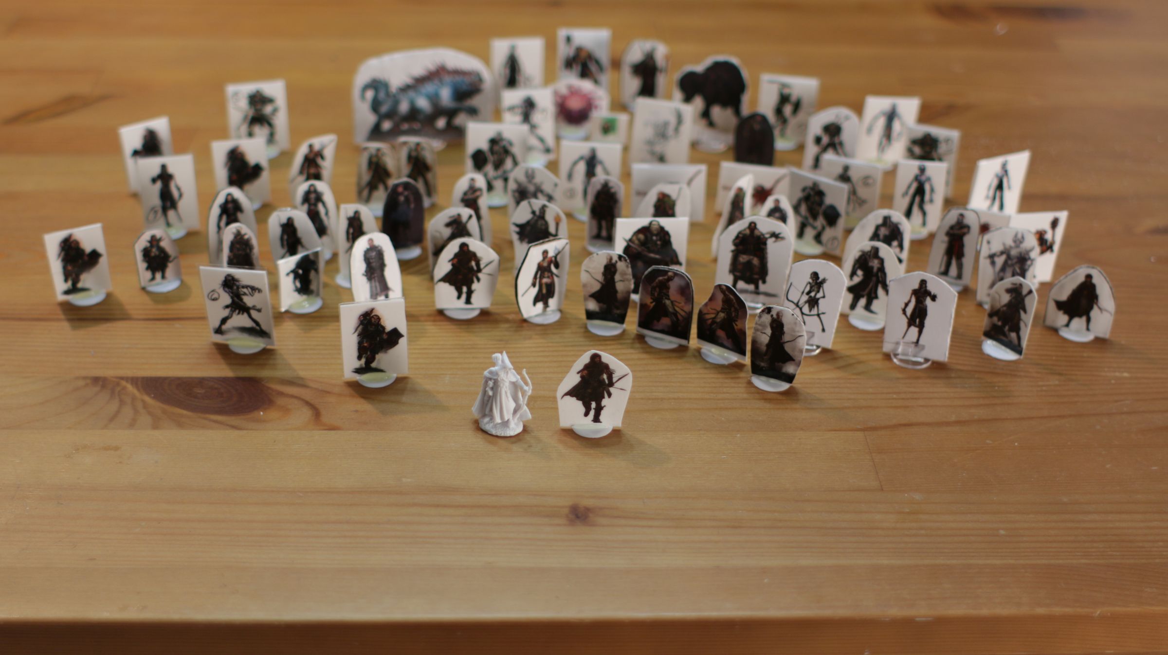 Dungeons and Dragons Paper Miniatures (Pathfinder, Warhammer, Etc ...