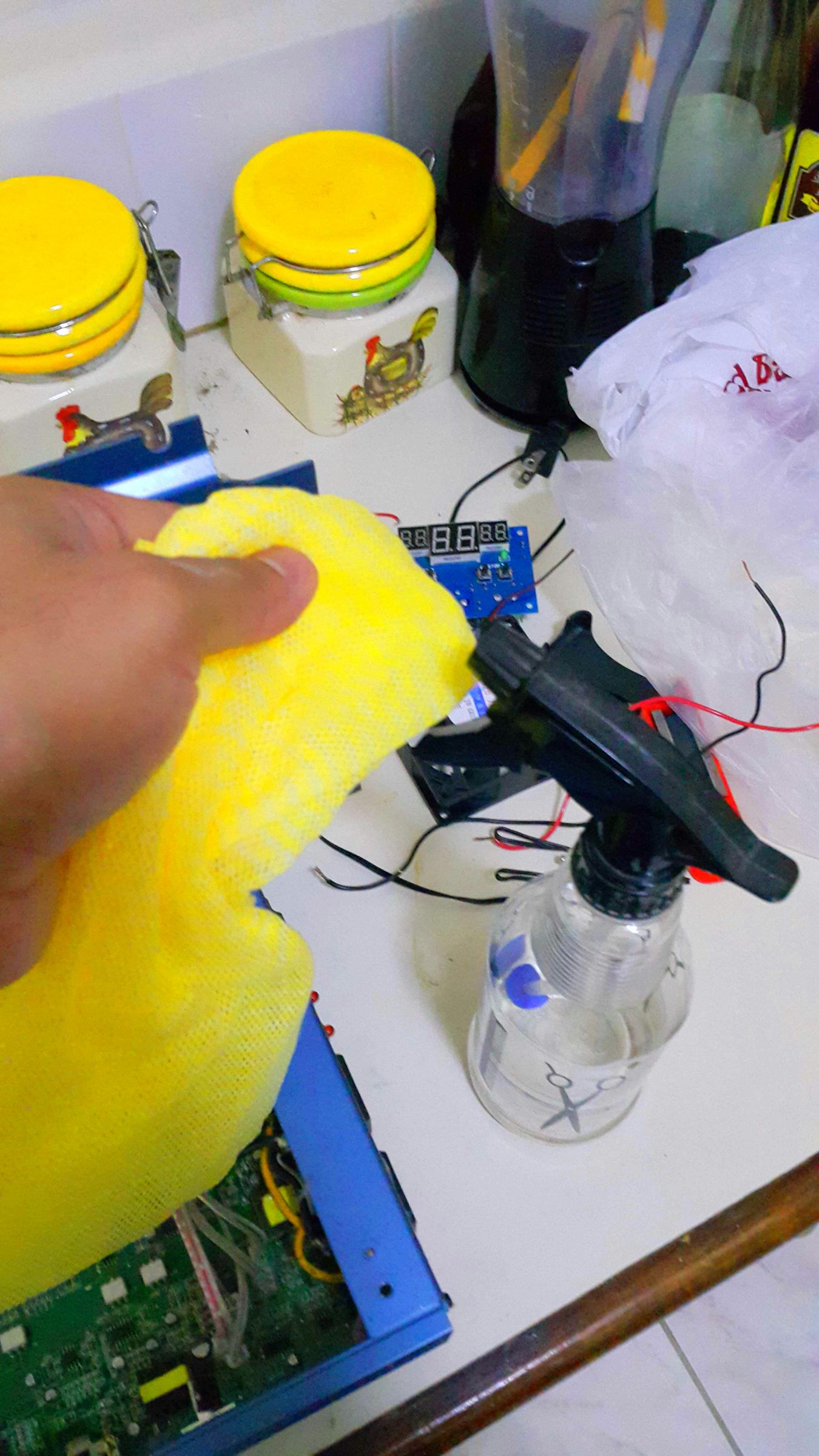 Cleaning an Inverter. : 4 Steps - Instructables