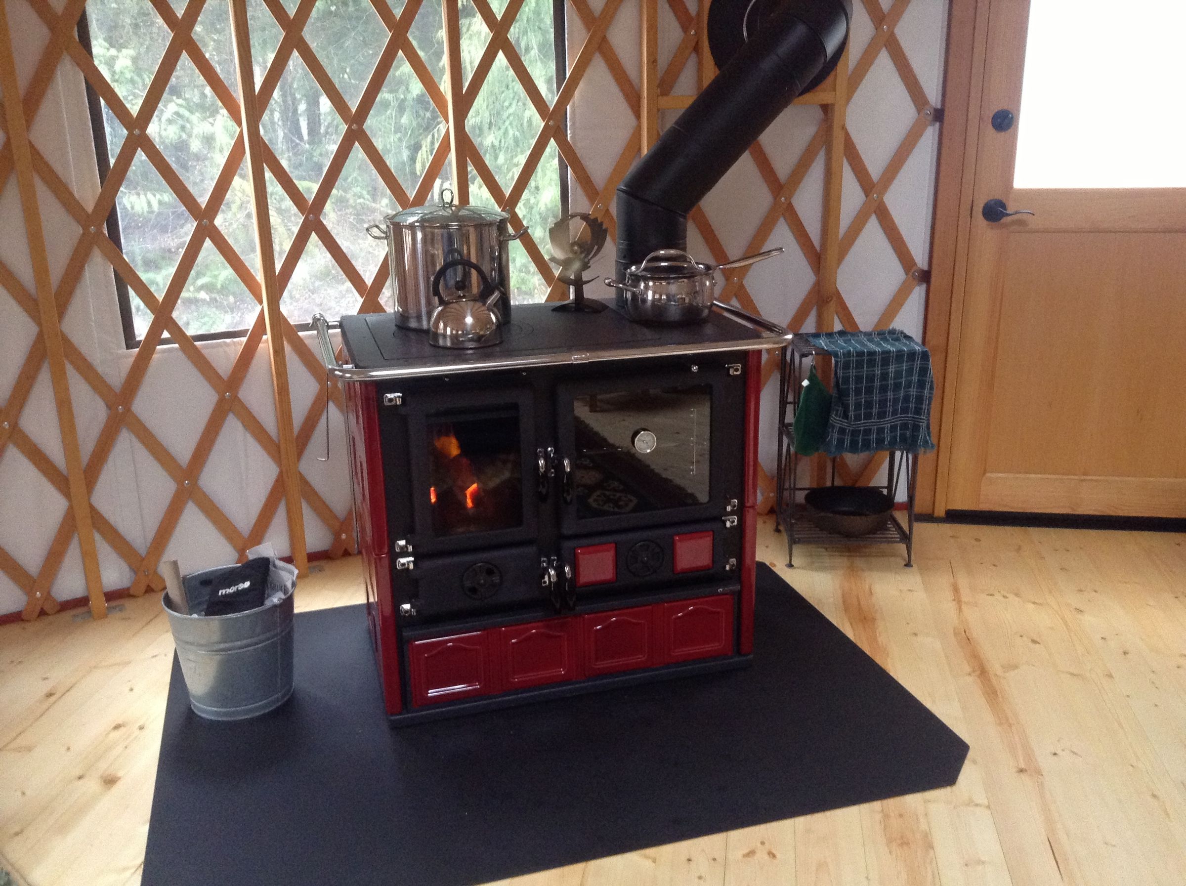 Cooking on a Wood Cook Stove : 6 Steps - Instructables