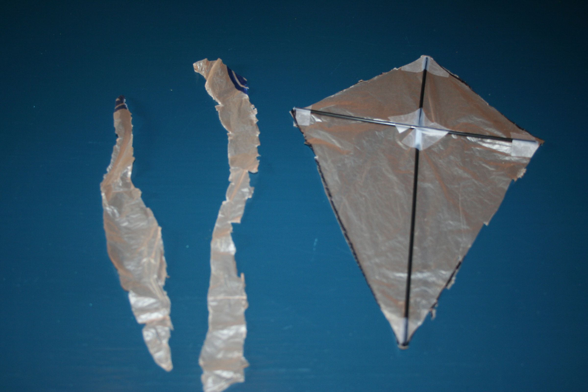 Build Your Own Mini Kite : 9 Steps (with Pictures) - Instructables