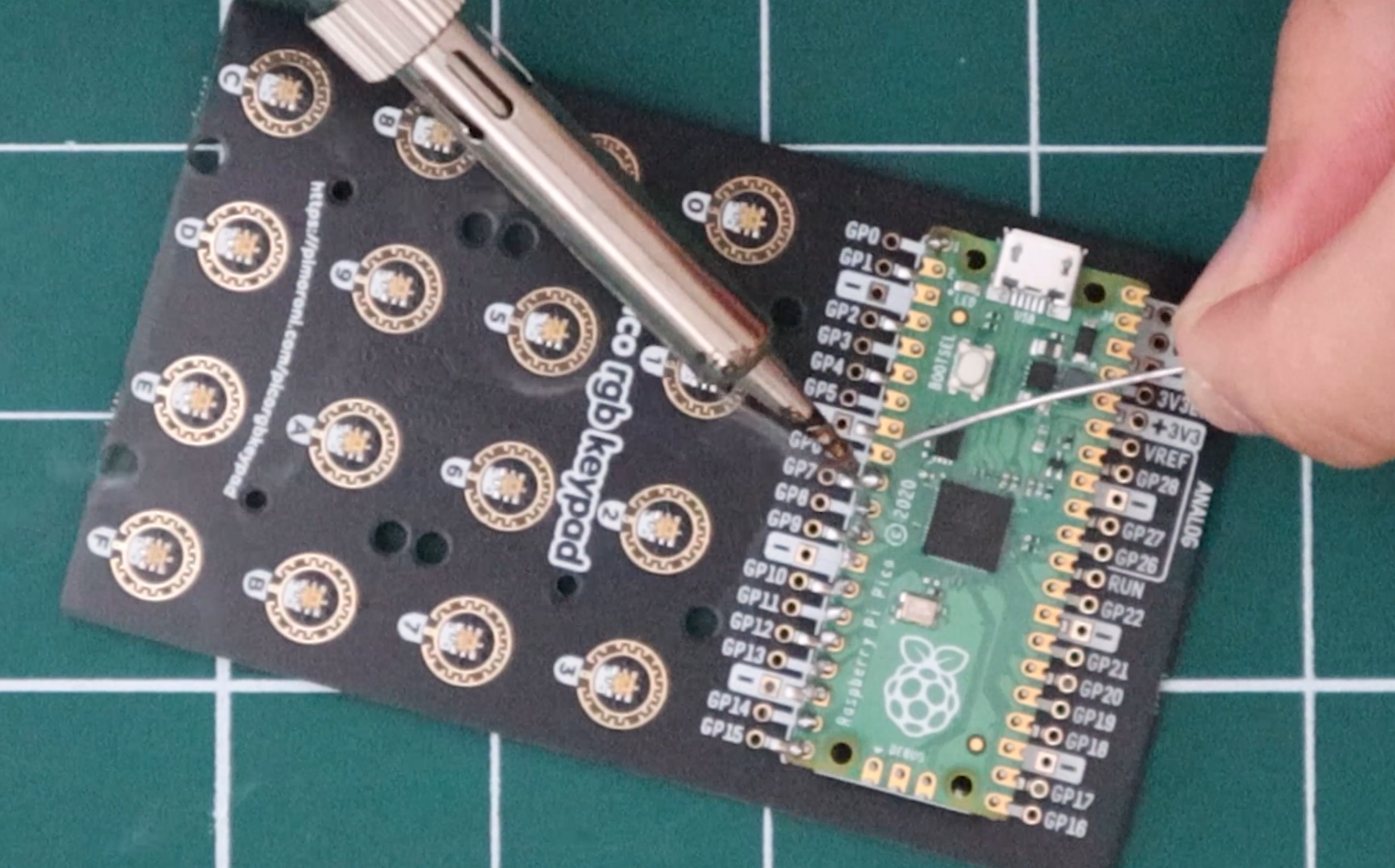 Raspberry Pi Pico Macropad / Keypad : 4 Steps - Instructables