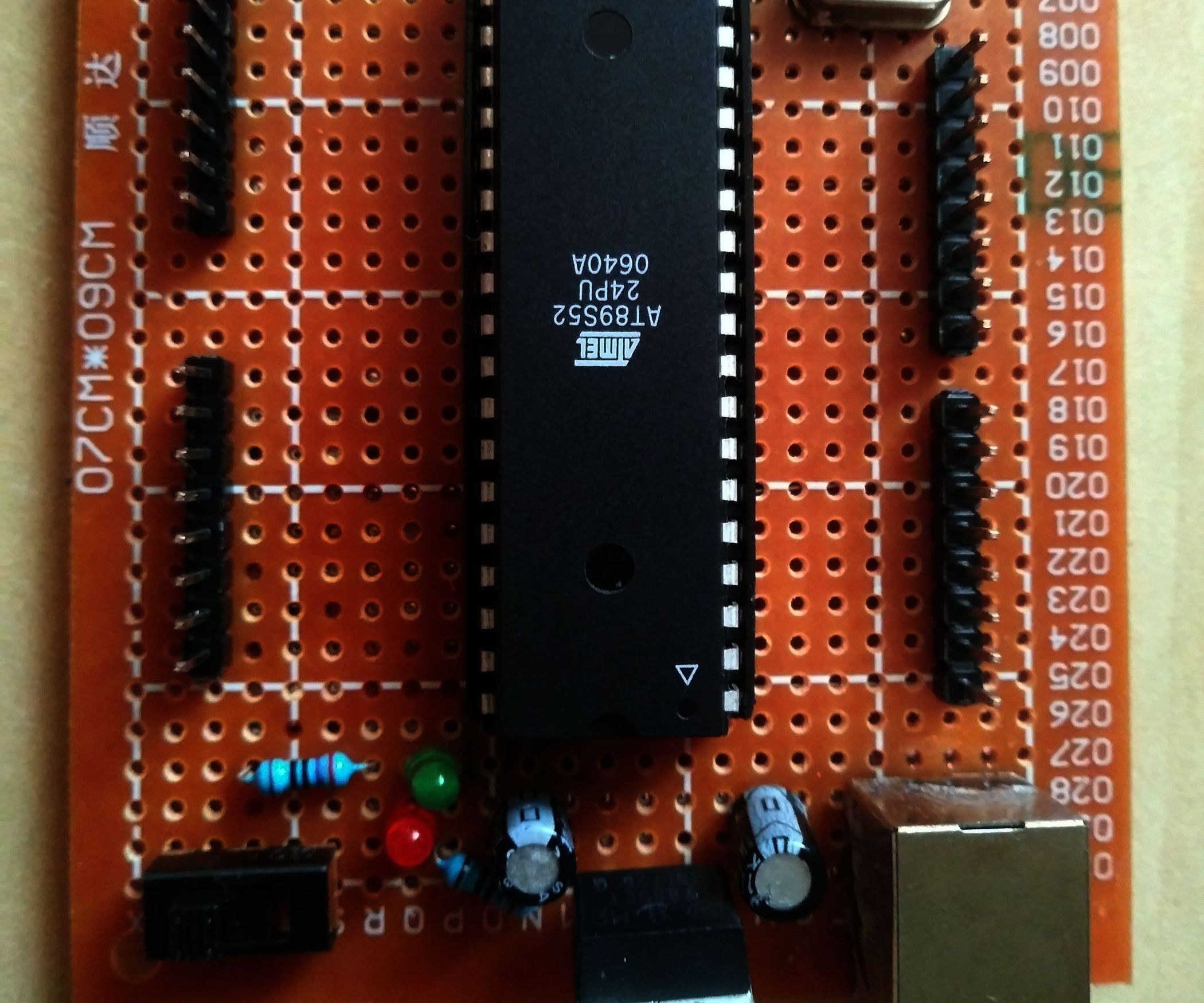 AT89S52 - Veroboard & Upcycling Components : 4 Steps - Instructables