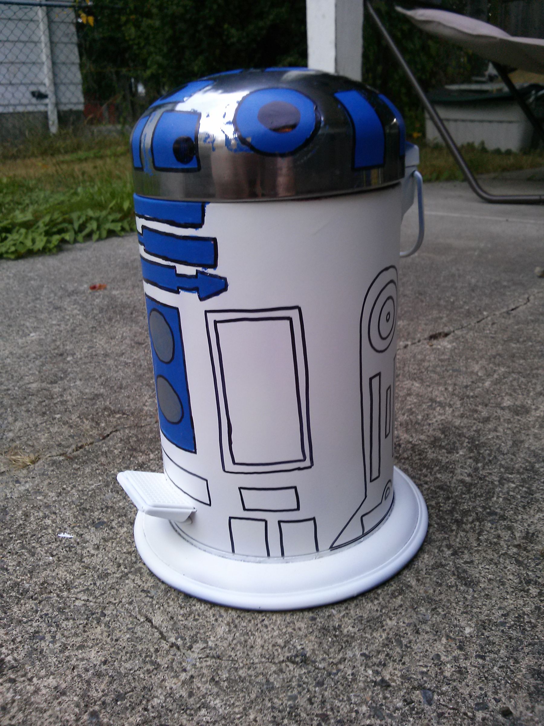 R2D2 Garbage Can : 5 Steps (with Pictures) - Instructables