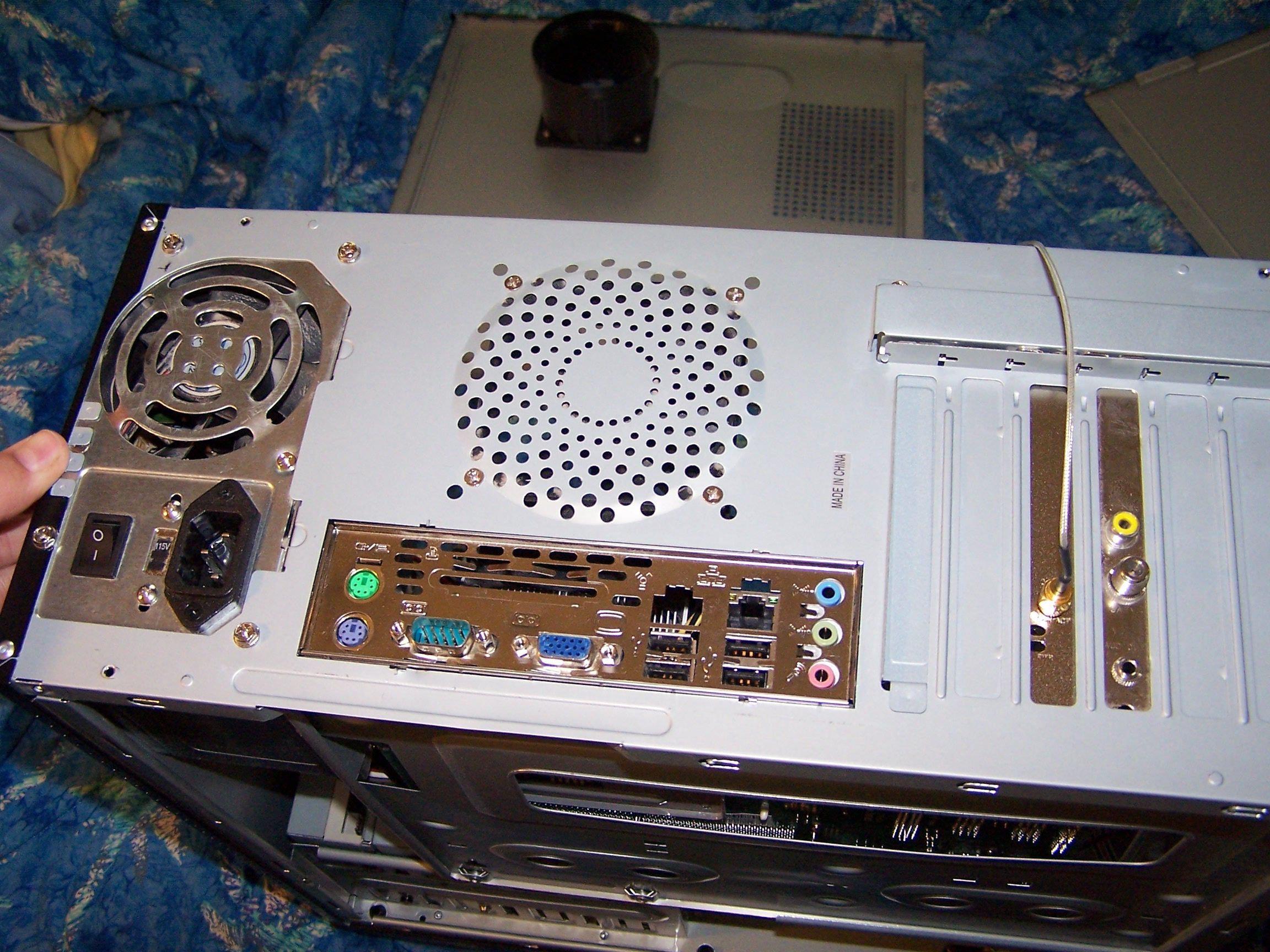 How to Build a Custom PC: the Complete N0ob's Guide to Building a ...