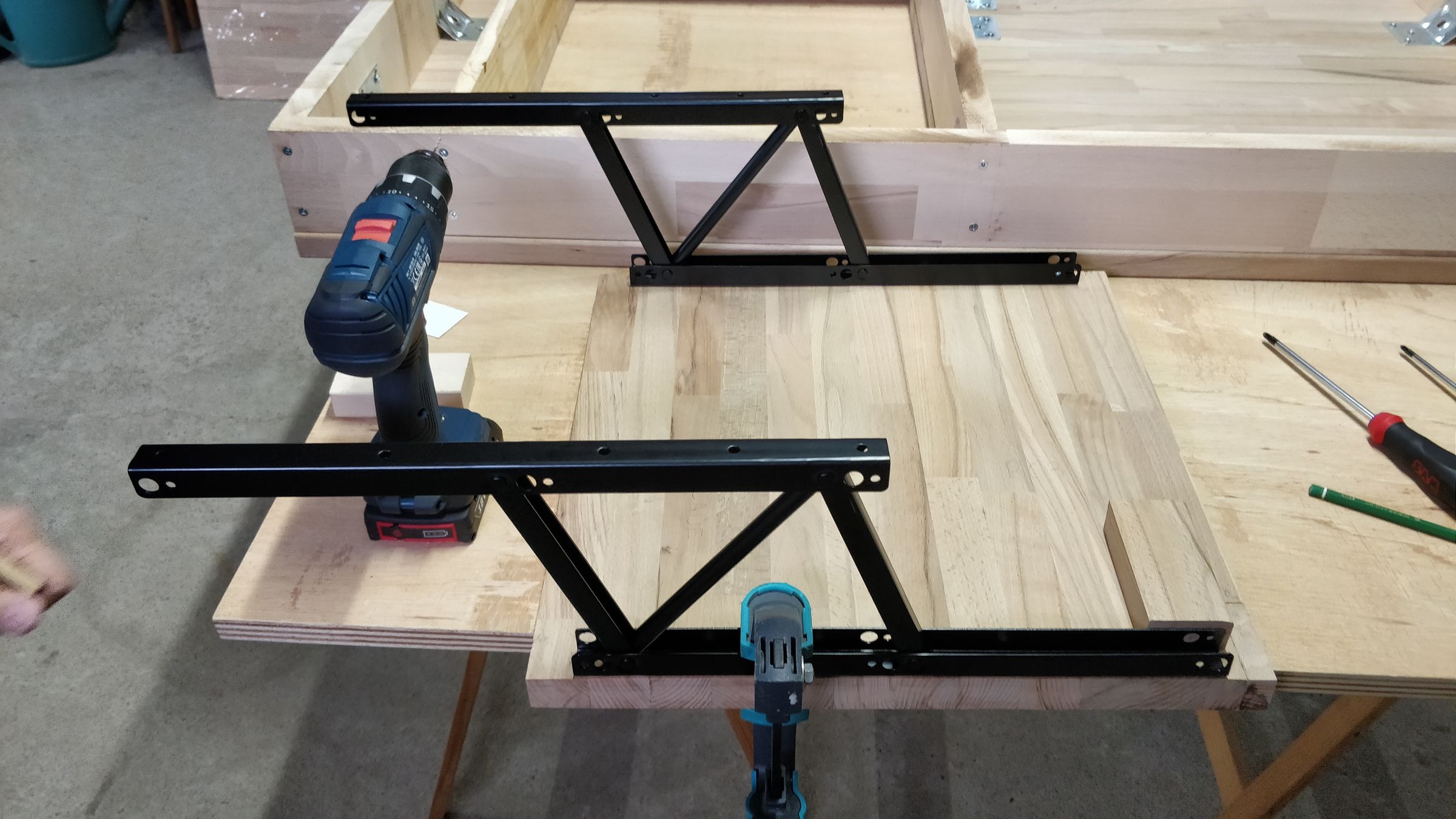 Desk With Built-in Computer and Laptop Height Stand : 10 Steps (with ...