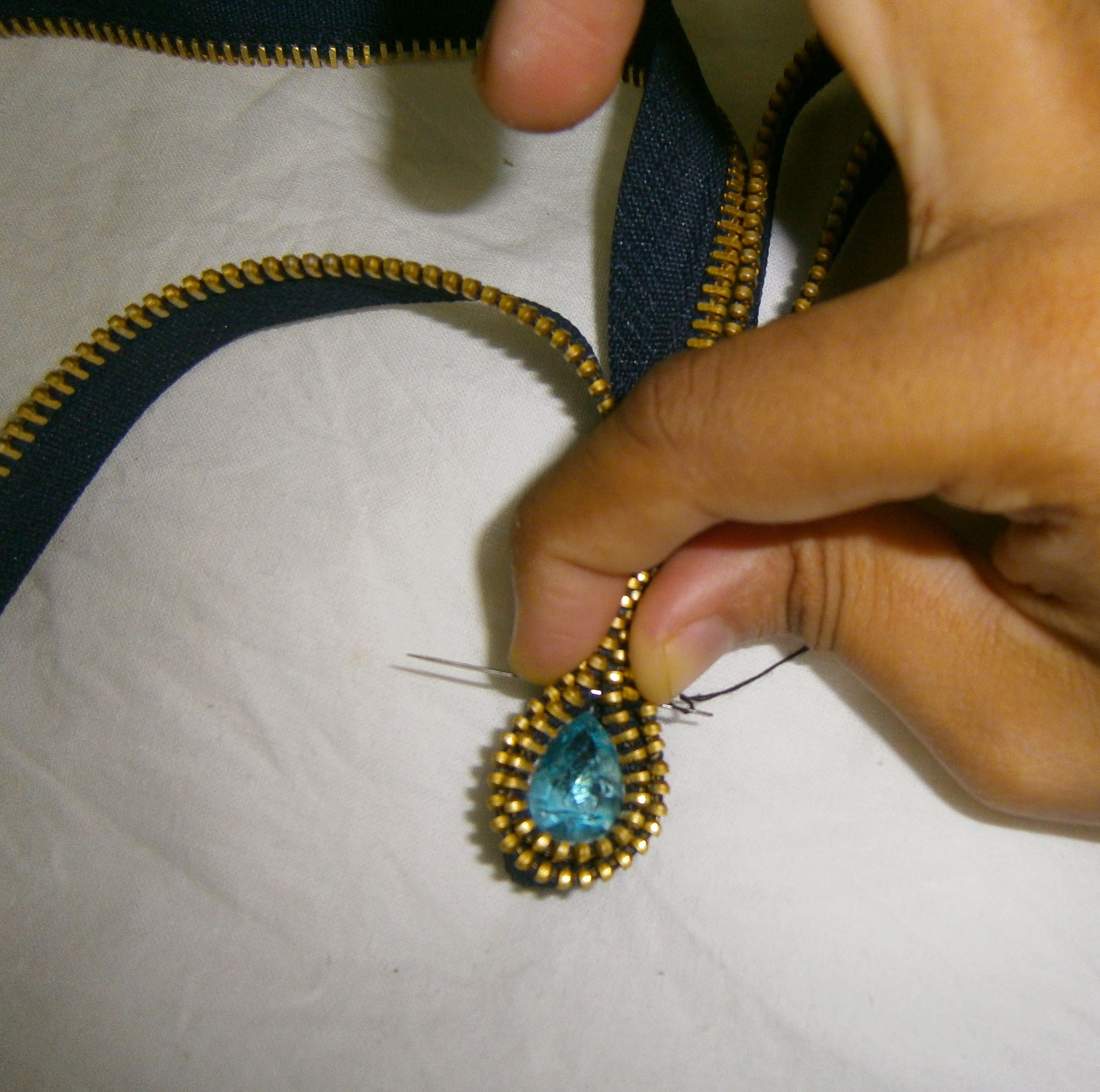 8 DIY Zipper Jewelry : 10 Steps (with Pictures) - Instructables