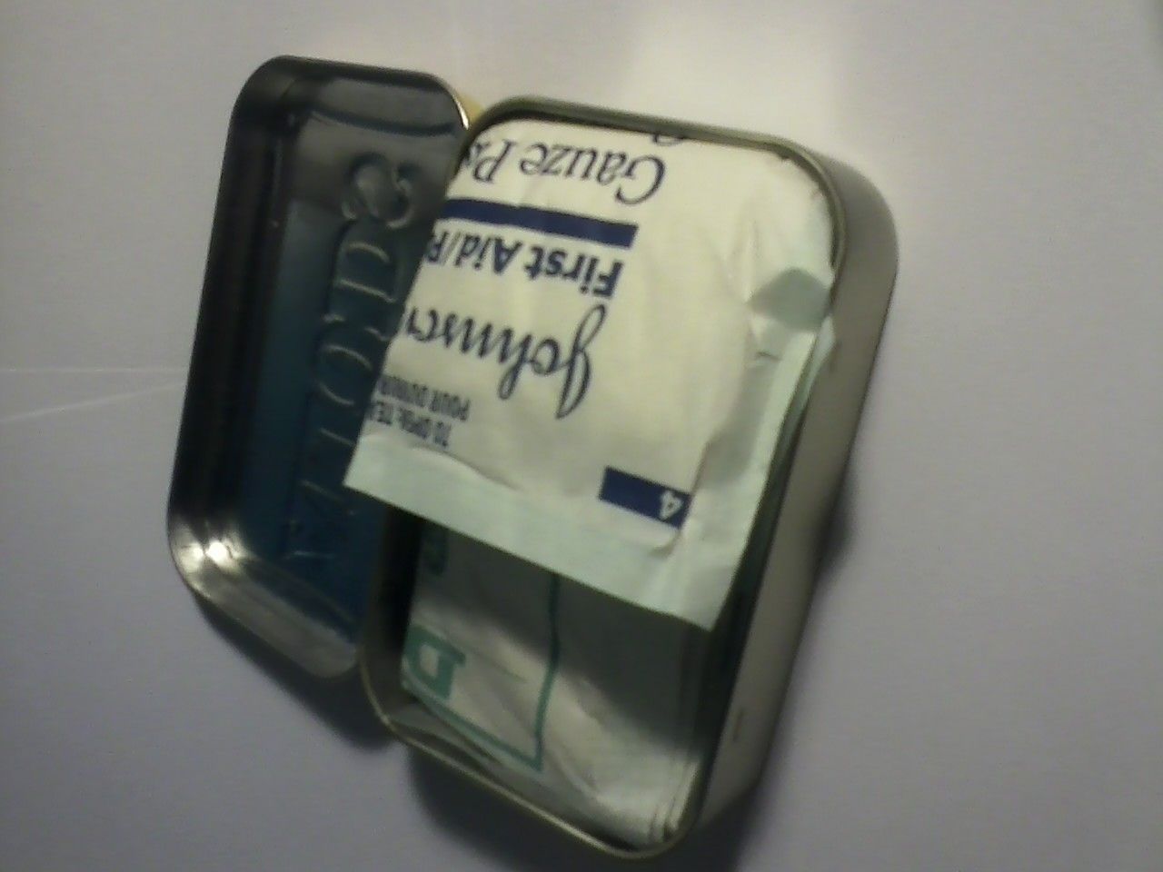 Pocket-Sized Altoids Tin First-Aid Kit : 11 Steps (with Pictures ...