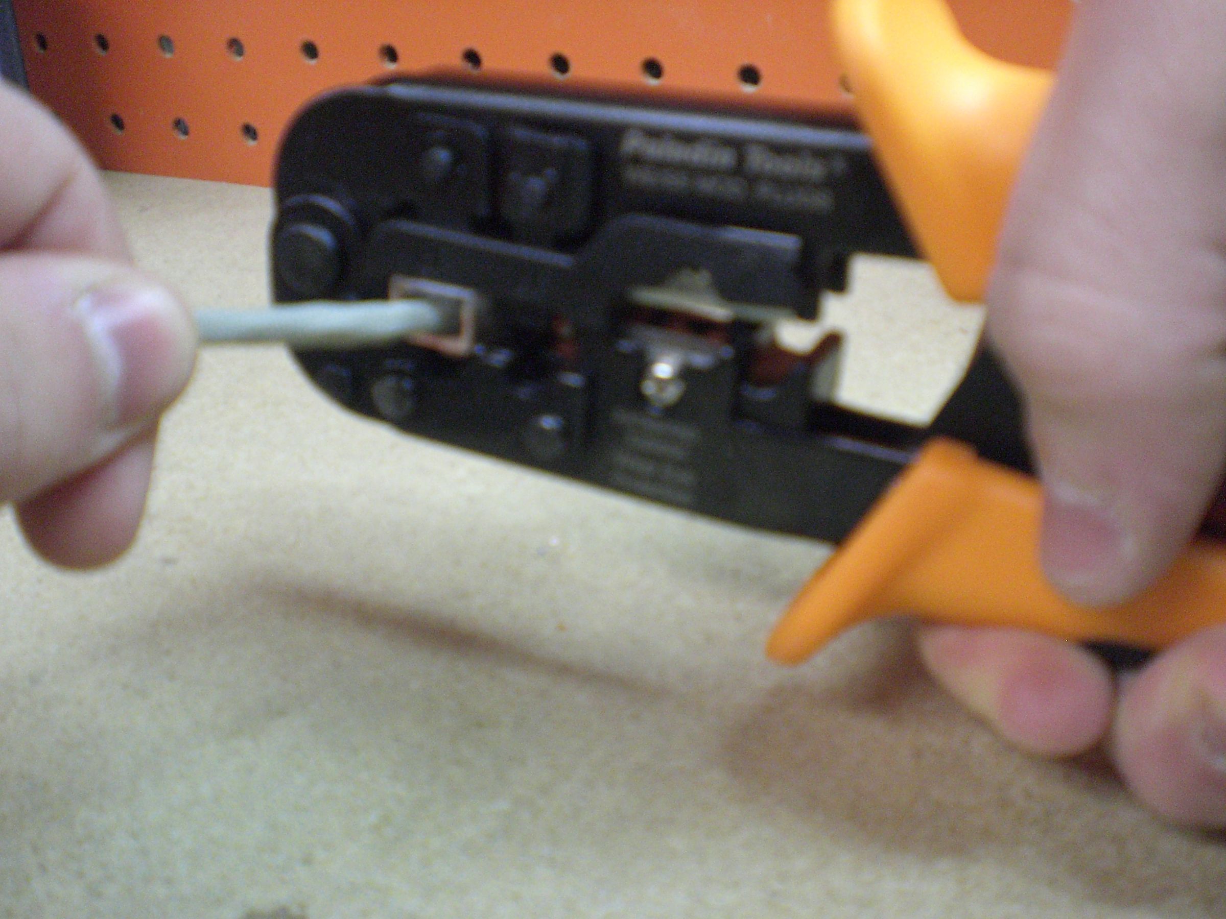 How to Terminate a Cat 5 Cable : 6 Steps (with Pictures) - Instructables